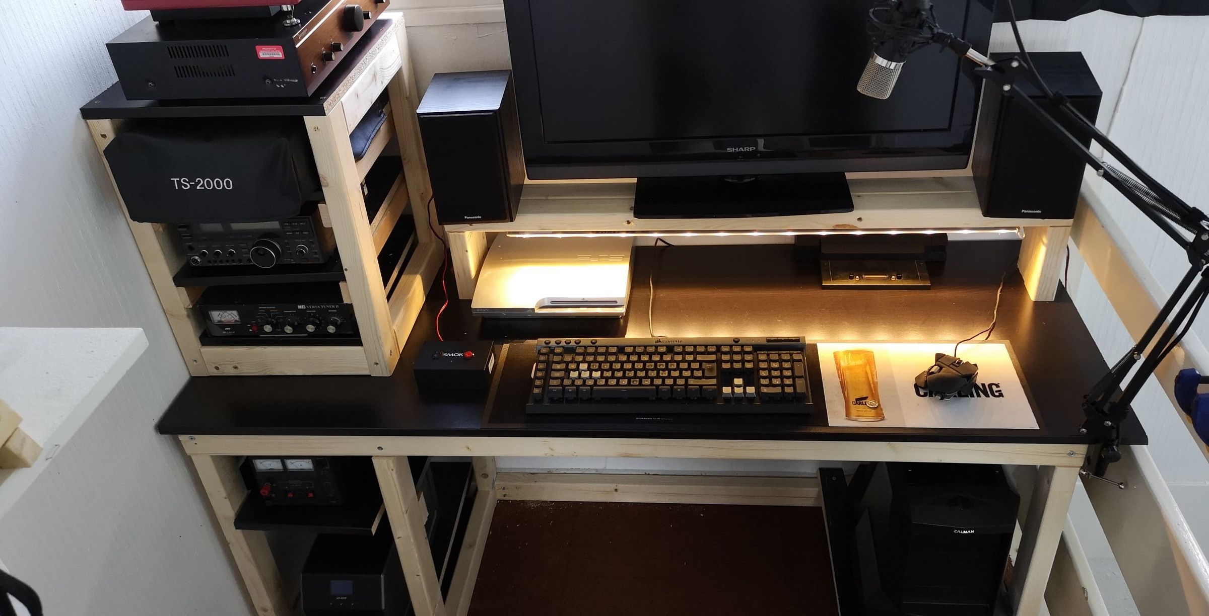 DIY Custom Desk : 5 Steps - Instructables