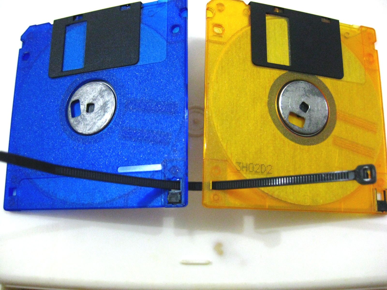 Colorful Floppy Disk Box : 3 Steps - Instructables