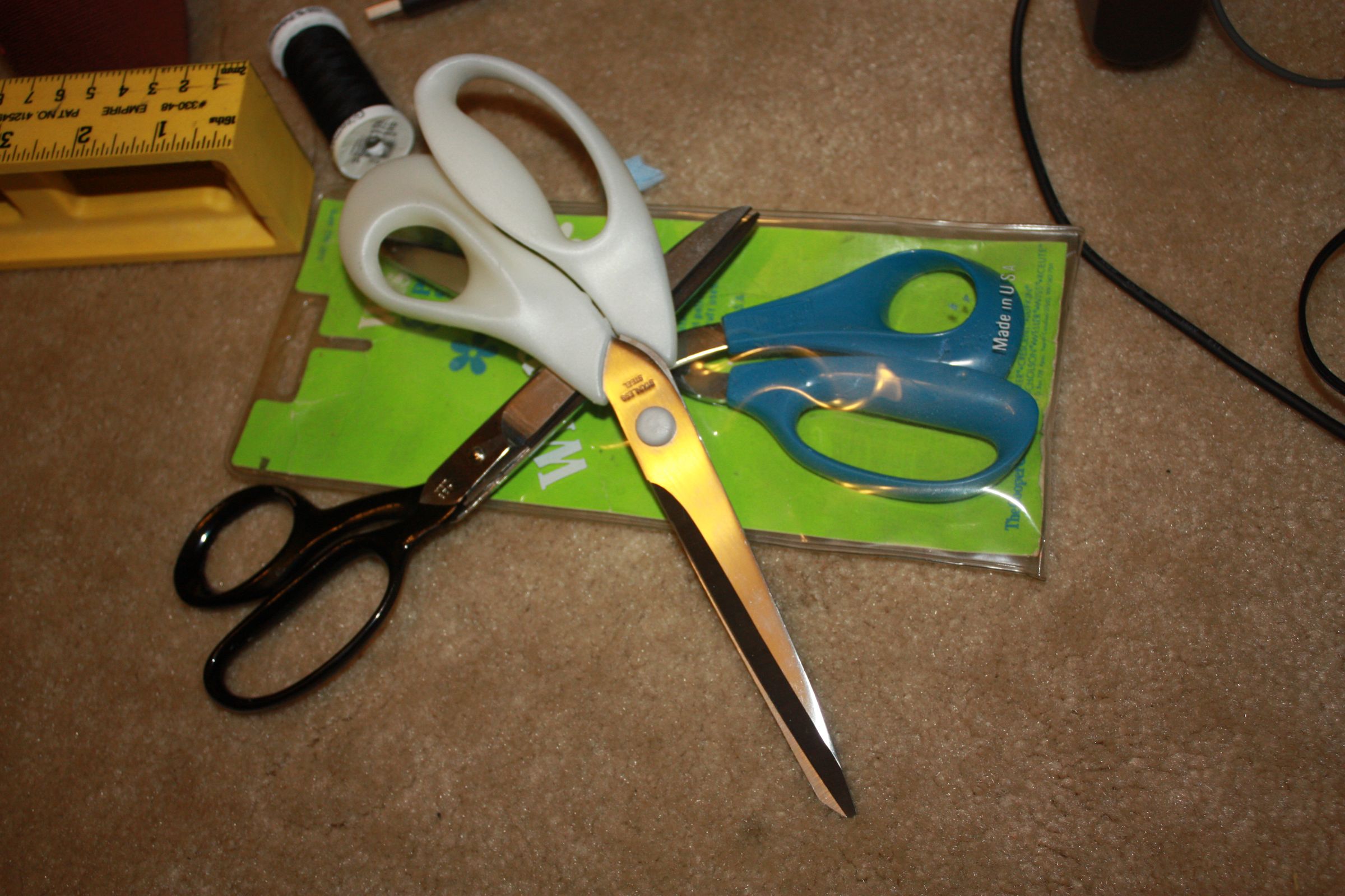 "Snuggie" Character Costume : 19 Steps (with Pictures) - Instructables