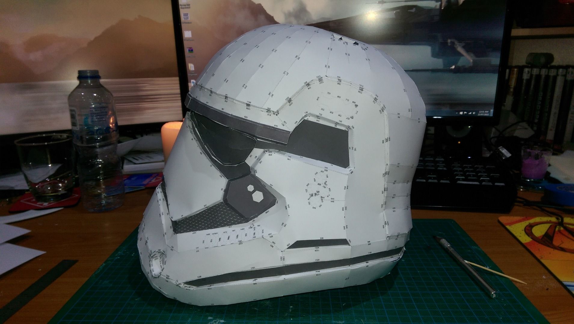 1st Order Stormtrooper Helmet : 7 Steps (with Pictures) - Instructables