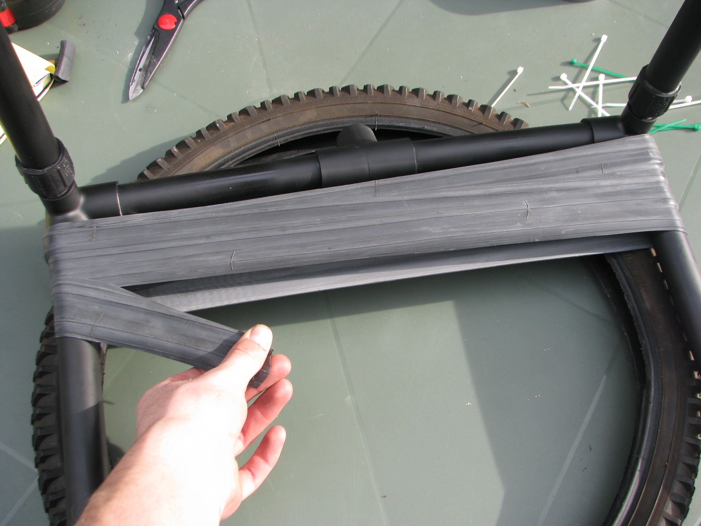 PVC Inner Tube Chair : 8 Steps (with Pictures) - Instructables