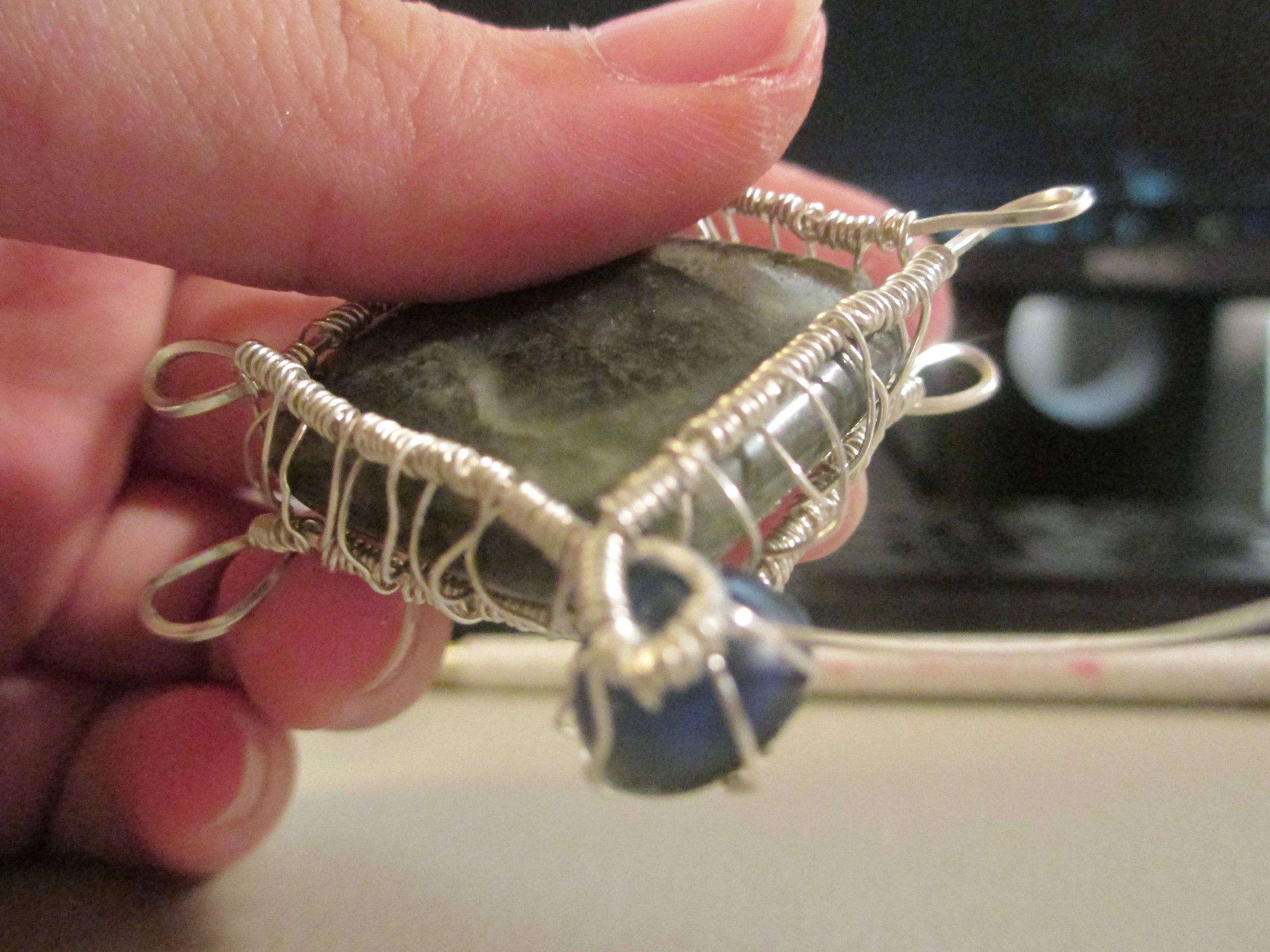 How to Wire Wrap a Square Pendant : 10 Steps - Instructables