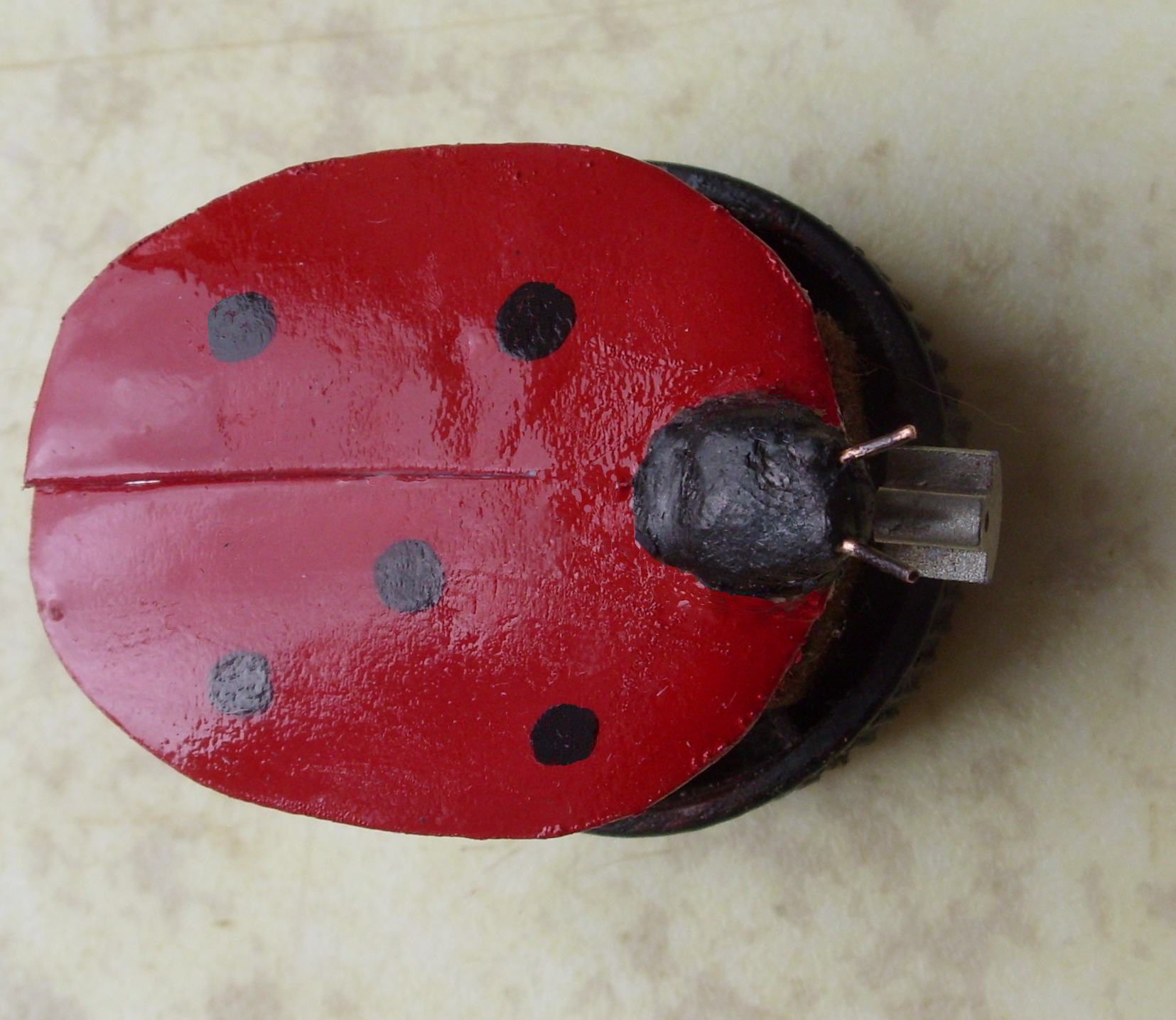 Make LadyBug Simple Cheap Vibrobot : 7 Steps - Instructables