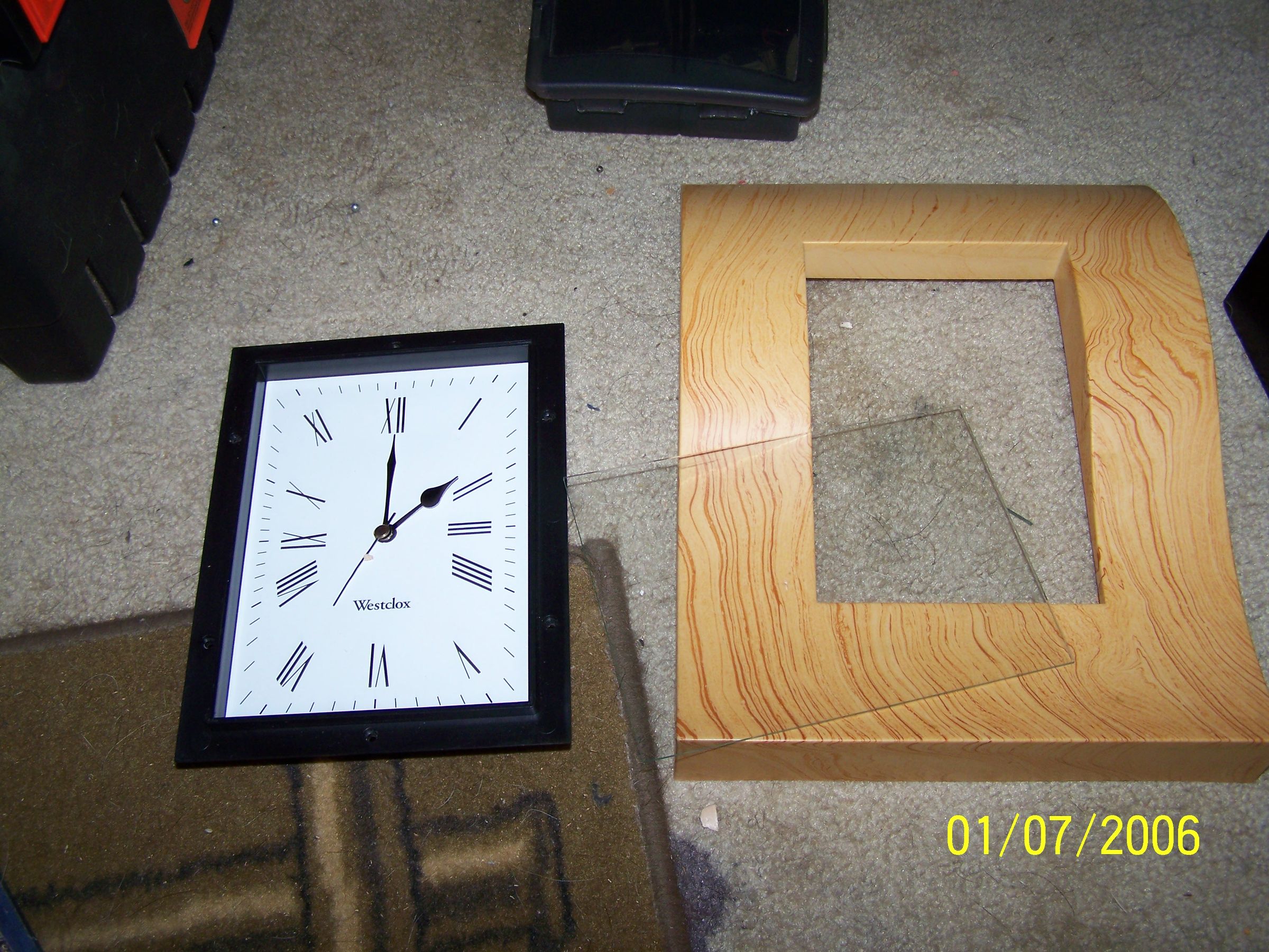 Cheap Picture Frame. : 4 Steps - Instructables