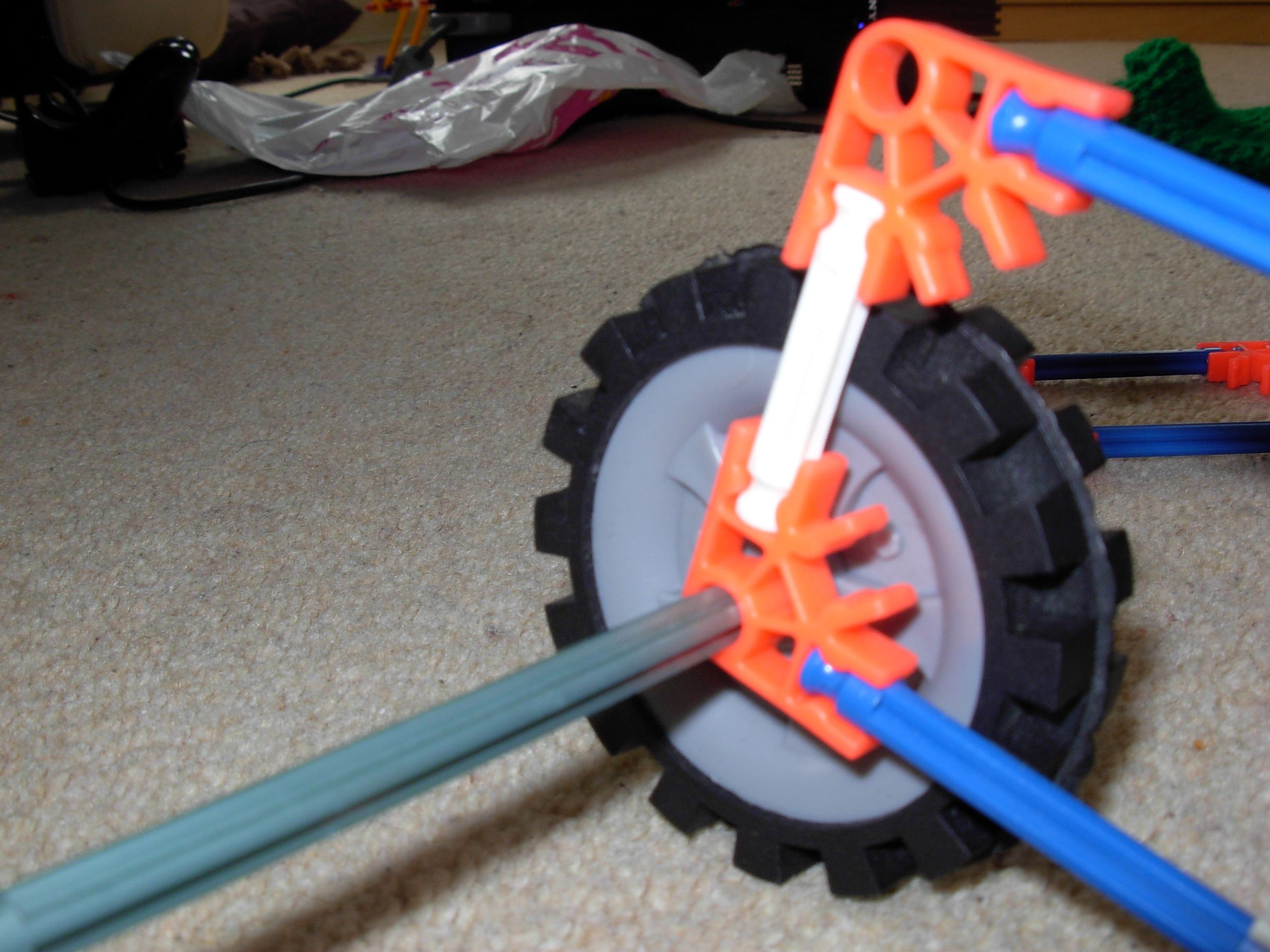 K'nex Simple 4 Wheel Drive Car : 4 Steps - Instructables
