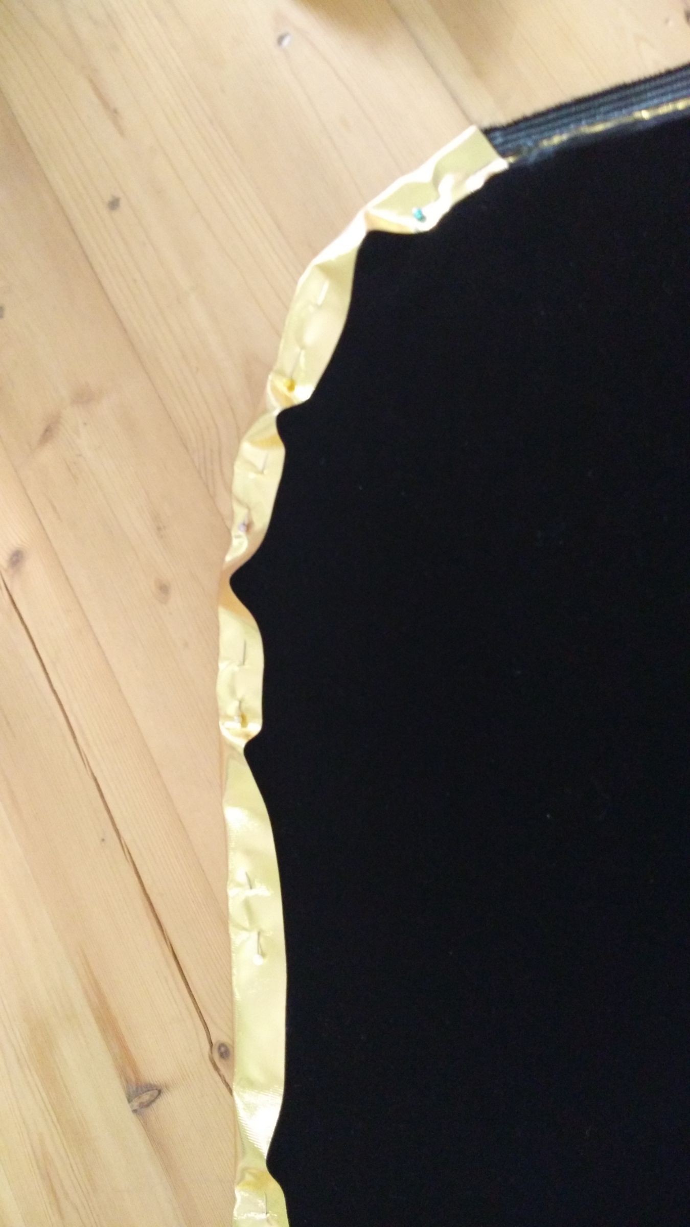 Storm From Xmen Cape : 11 Steps (with Pictures) - Instructables