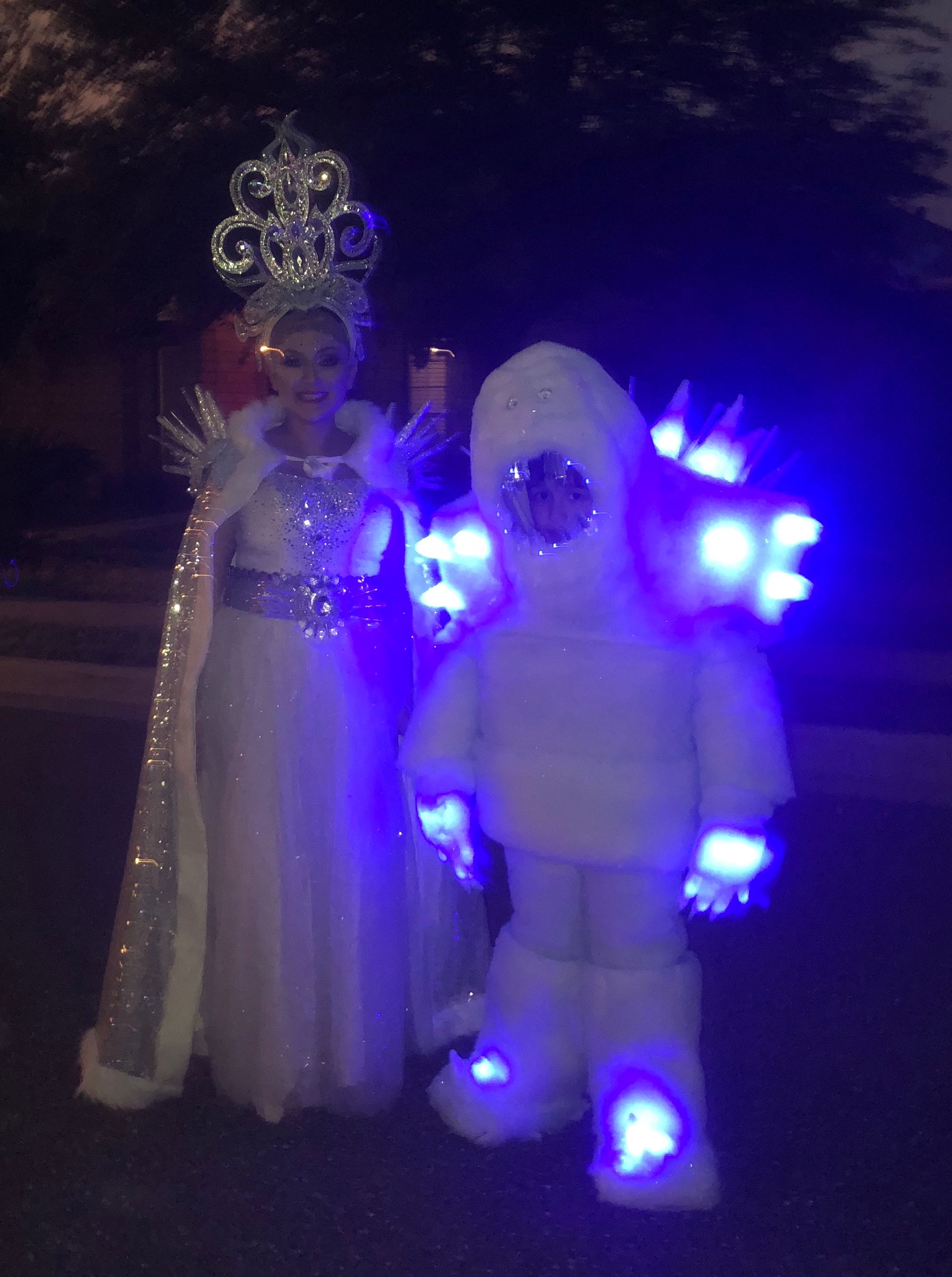 DIY Frozen’s Marshmallow Snow Monster Costume : 5 Steps - Instructables