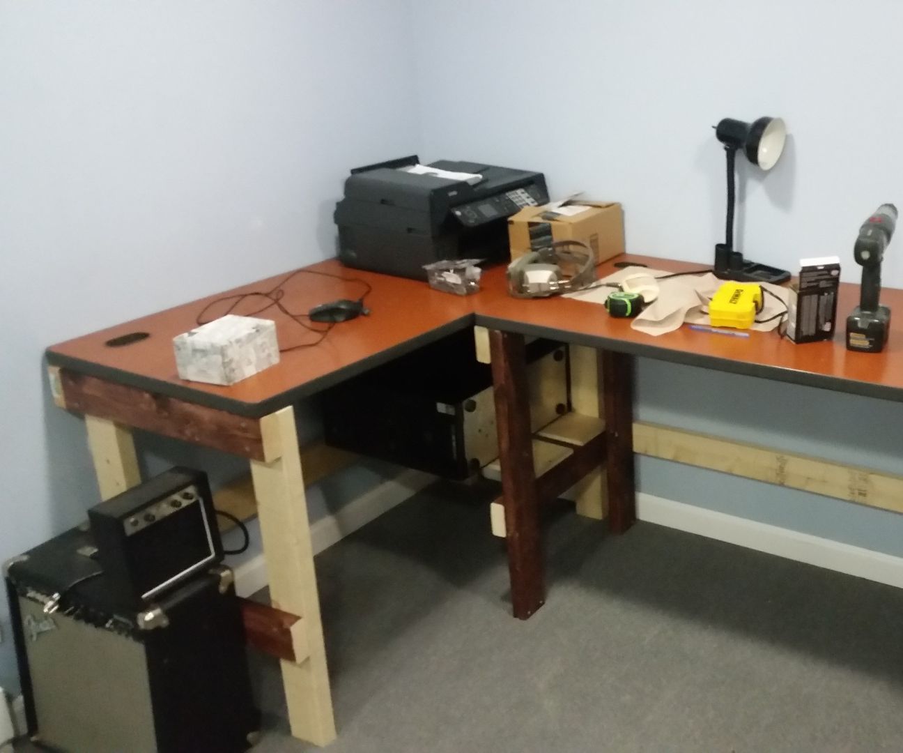 Budget Desk : 4 Steps - Instructables