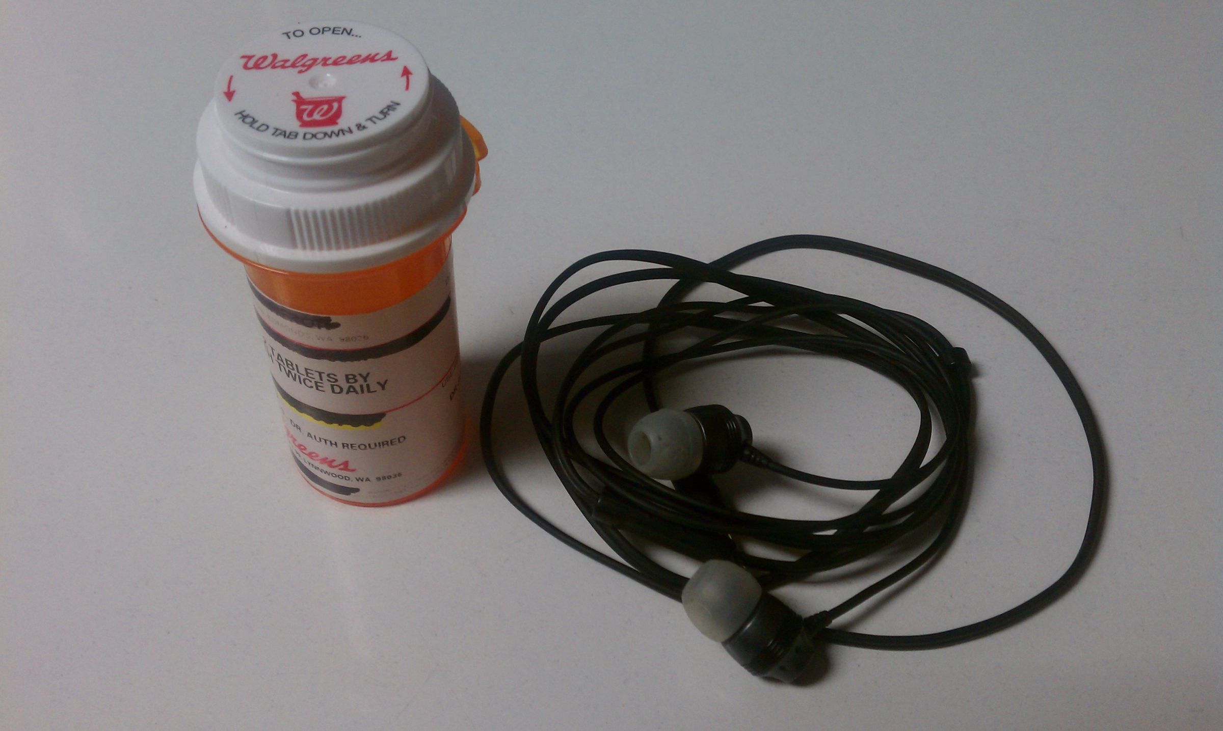 Medicine Bottle Earbud Organizer and Detangler. : 4 Steps - Instructables