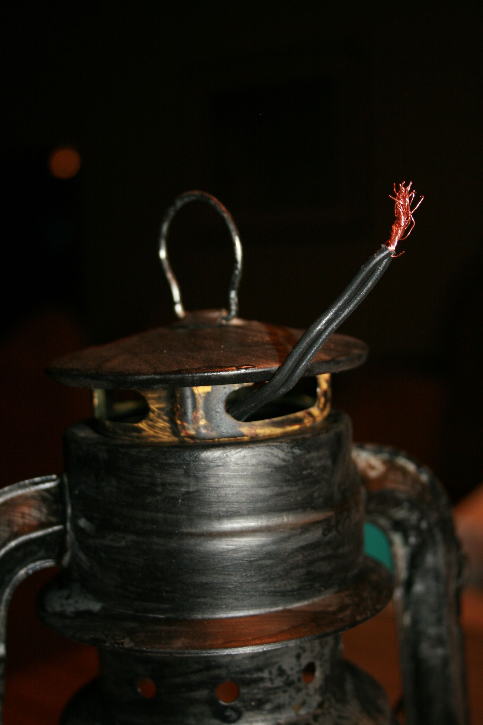 Haunted Walkway Lantern Posts : 7 Steps (with Pictures) - Instructables