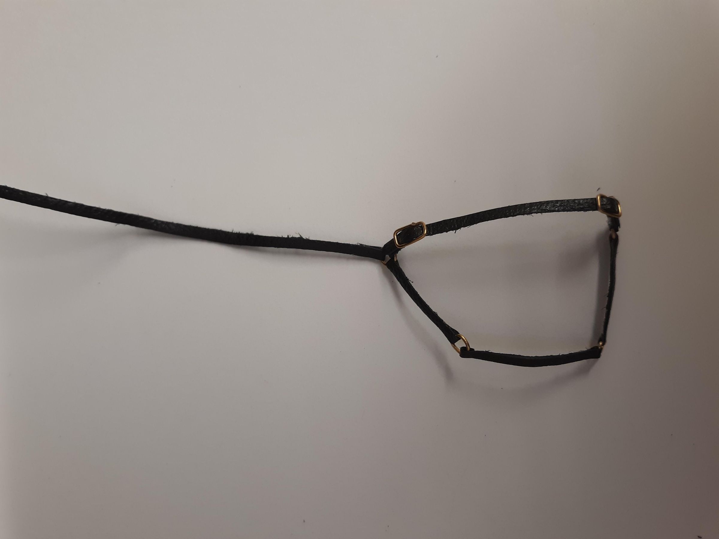 Model Horse Leather Halter : 11 Steps (with Pictures) - Instructables