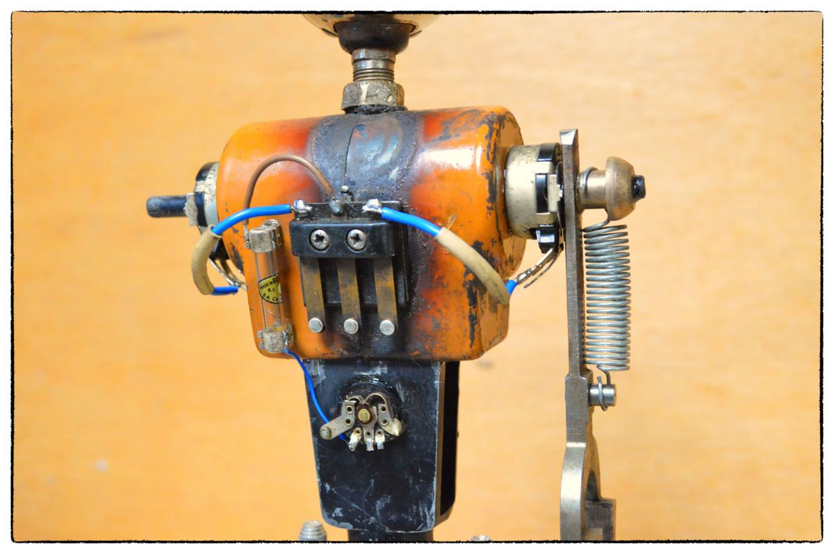 The Art of Making Junkbots : 14 Steps (with Pictures) - Instructables