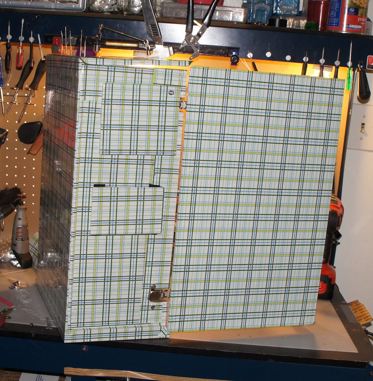 Toolbox and Workbench Portable Stowable Repair Workstation : 6 Steps ...