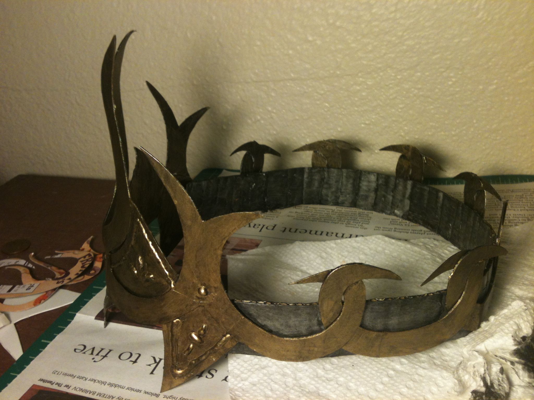 Fantasy Crown : 4 Steps (with Pictures) - Instructables