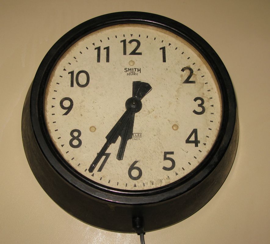 Make an Atom Synchronised Clock From a 1950's Slave Dial : 6 Steps ...