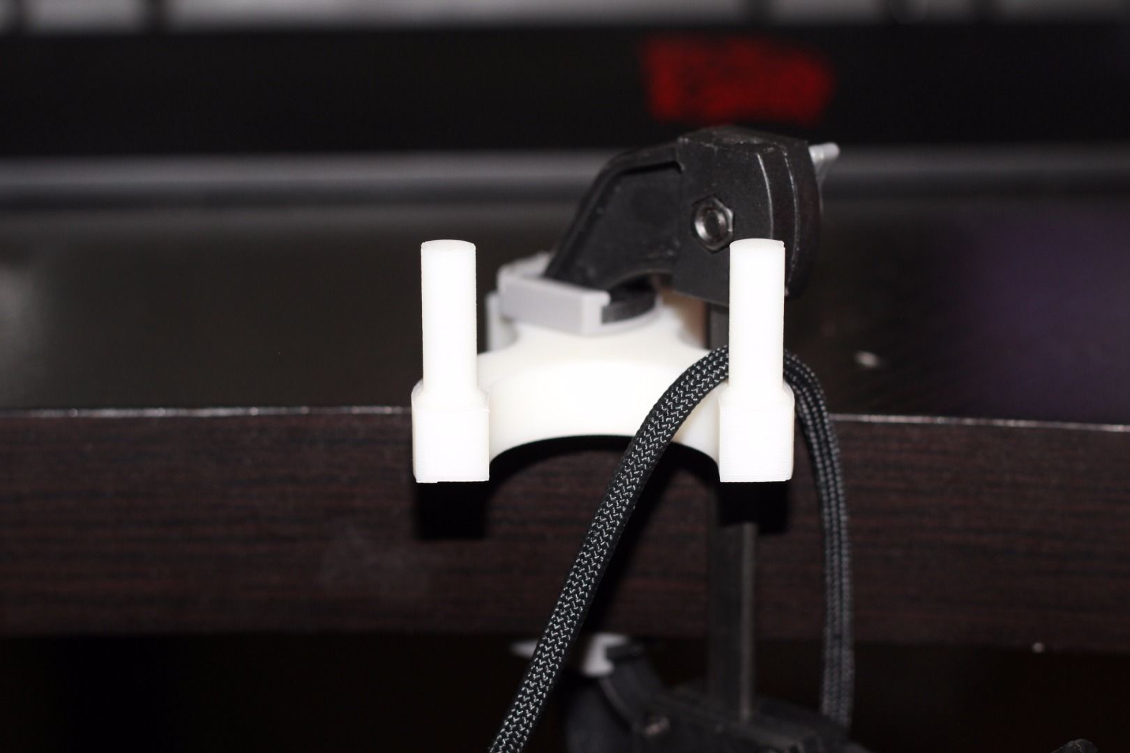 3D Printed Two Peg Spool Knitting - the Beginning : 6 Steps - Instructables