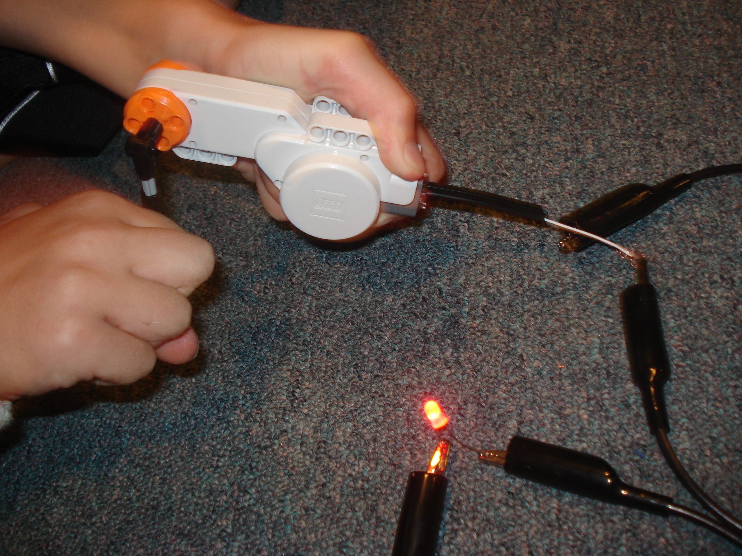 How to Charge Your Mp3 Player Using Lego Mindstroms NXT : 8 Steps ...