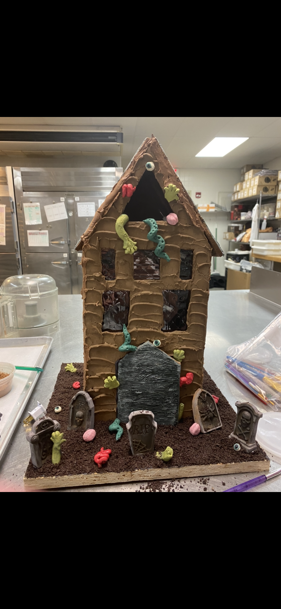 Haunted Gingerbread Display : 9 Steps (with Pictures) - Instructables