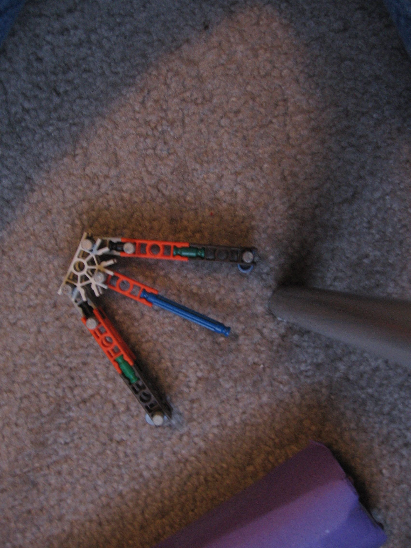 K'nex Butterfly Knife/switchblade - Instructables