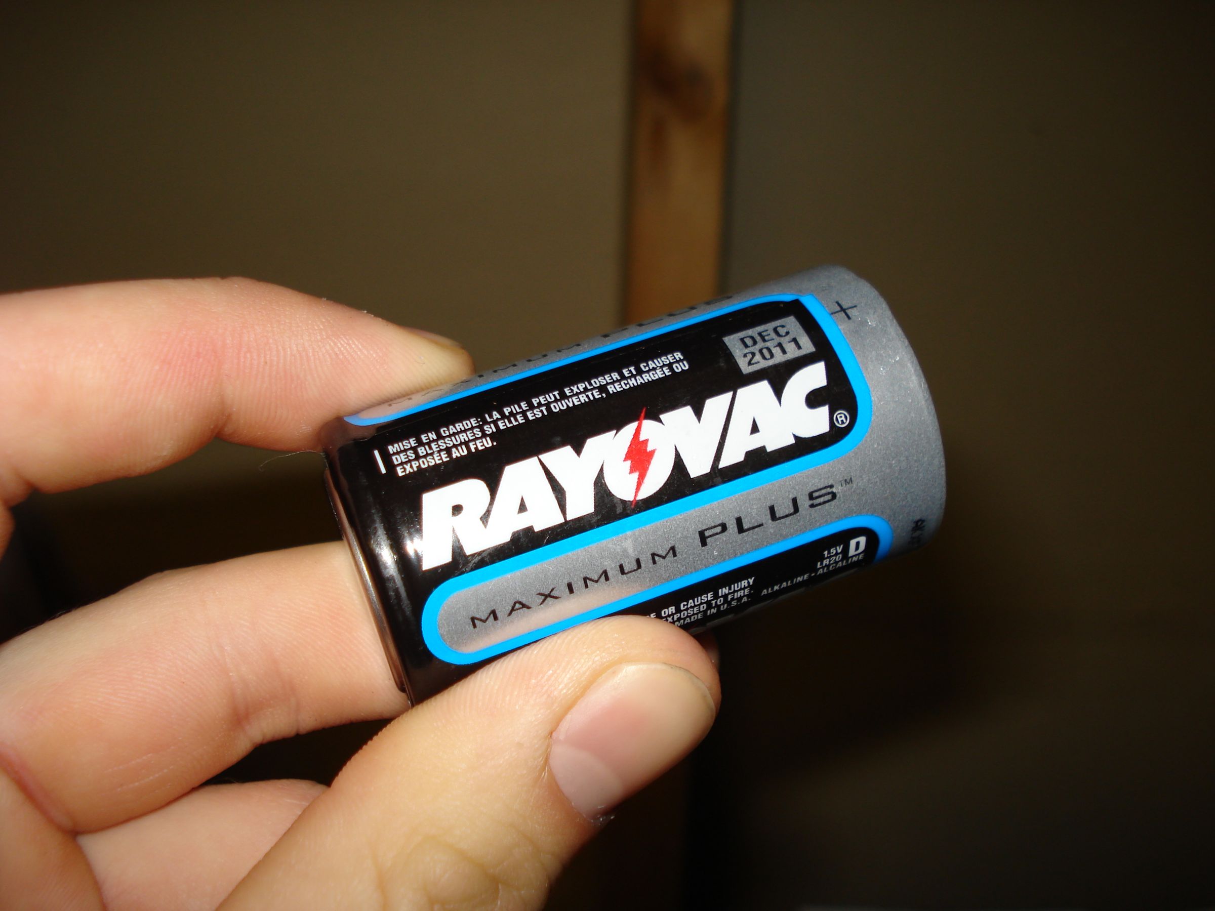 Make a Basic Electromagnet : 4 Steps - Instructables