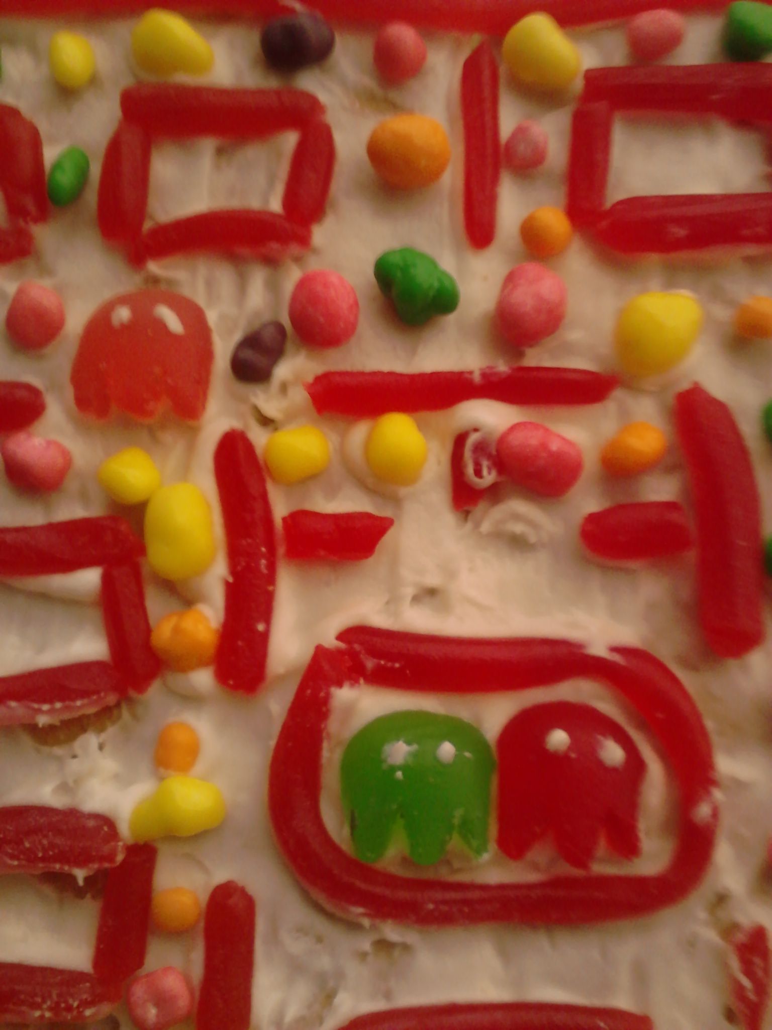 Pacman Fun Snack: Use Up That Candy : 3 Steps - Instructables