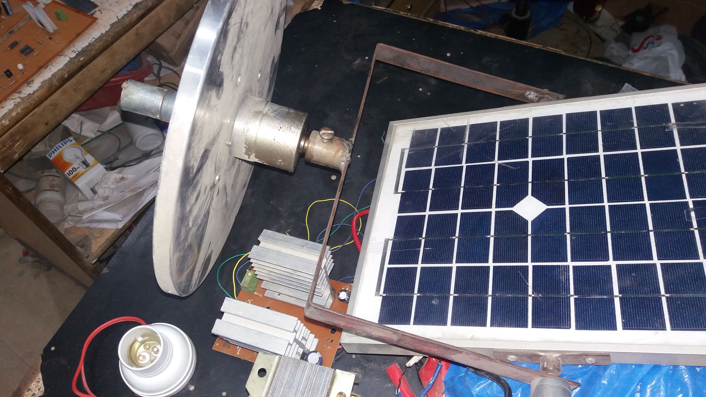 Dual Axis Solar Tracker - Instructables