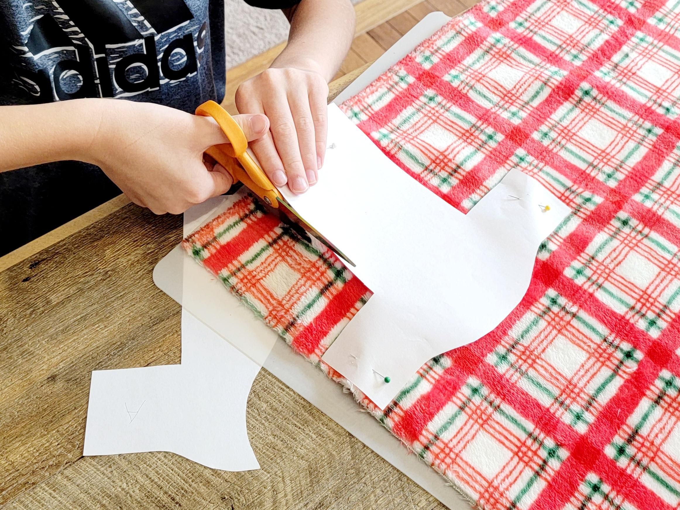 Quick-Sew Snuggly Doll/Elf Robe : 5 Steps (with Pictures) - Instructables