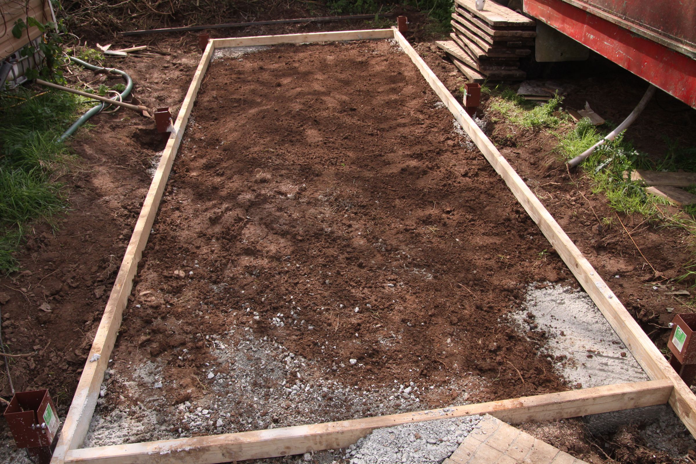 The 'Easy Empty' Composting Toilet Project: Part 1 - Ground Works : 4 ...