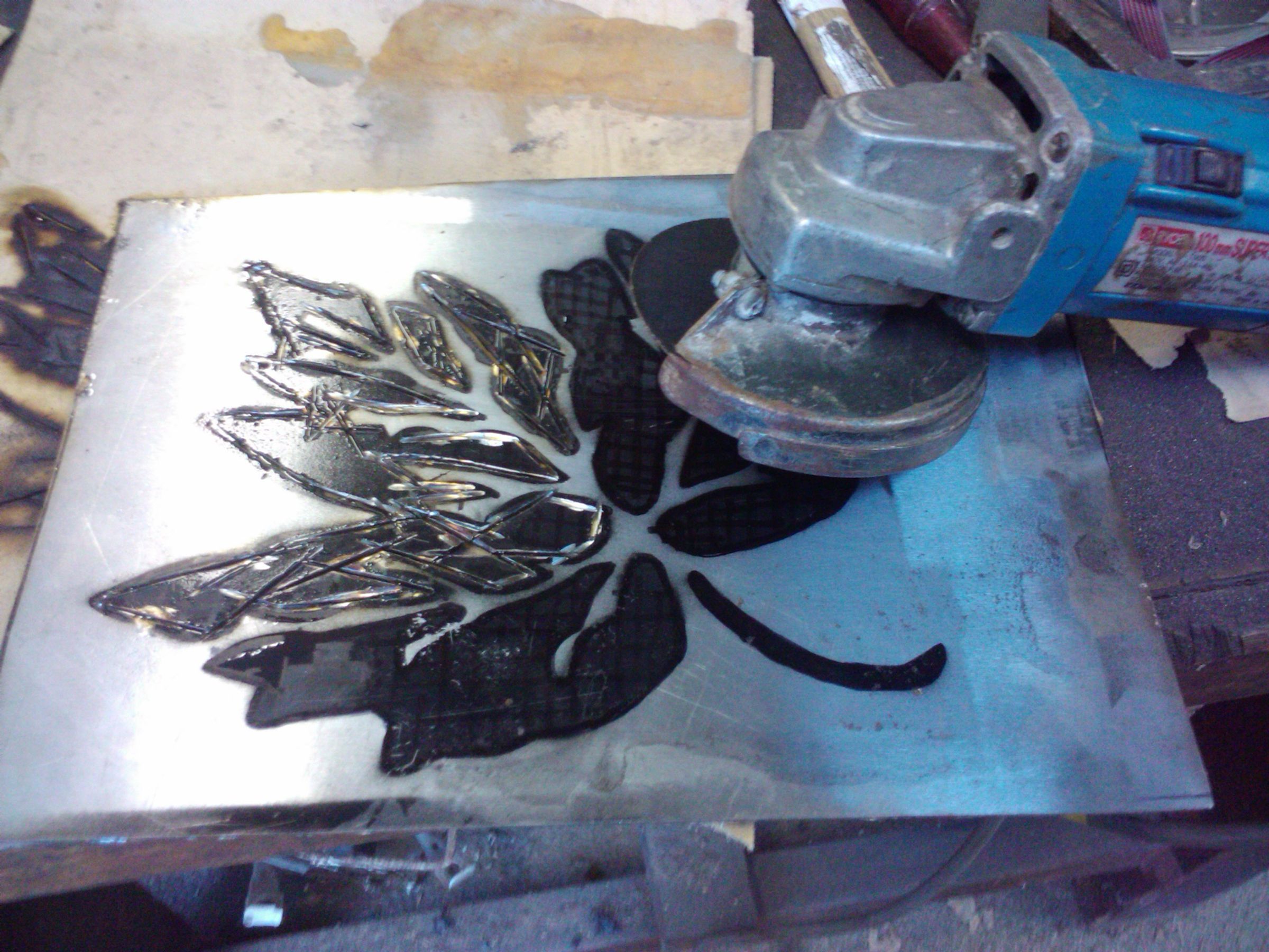 How to Make a Solar Powered Stencil Light Box : 11 Steps - Instructables