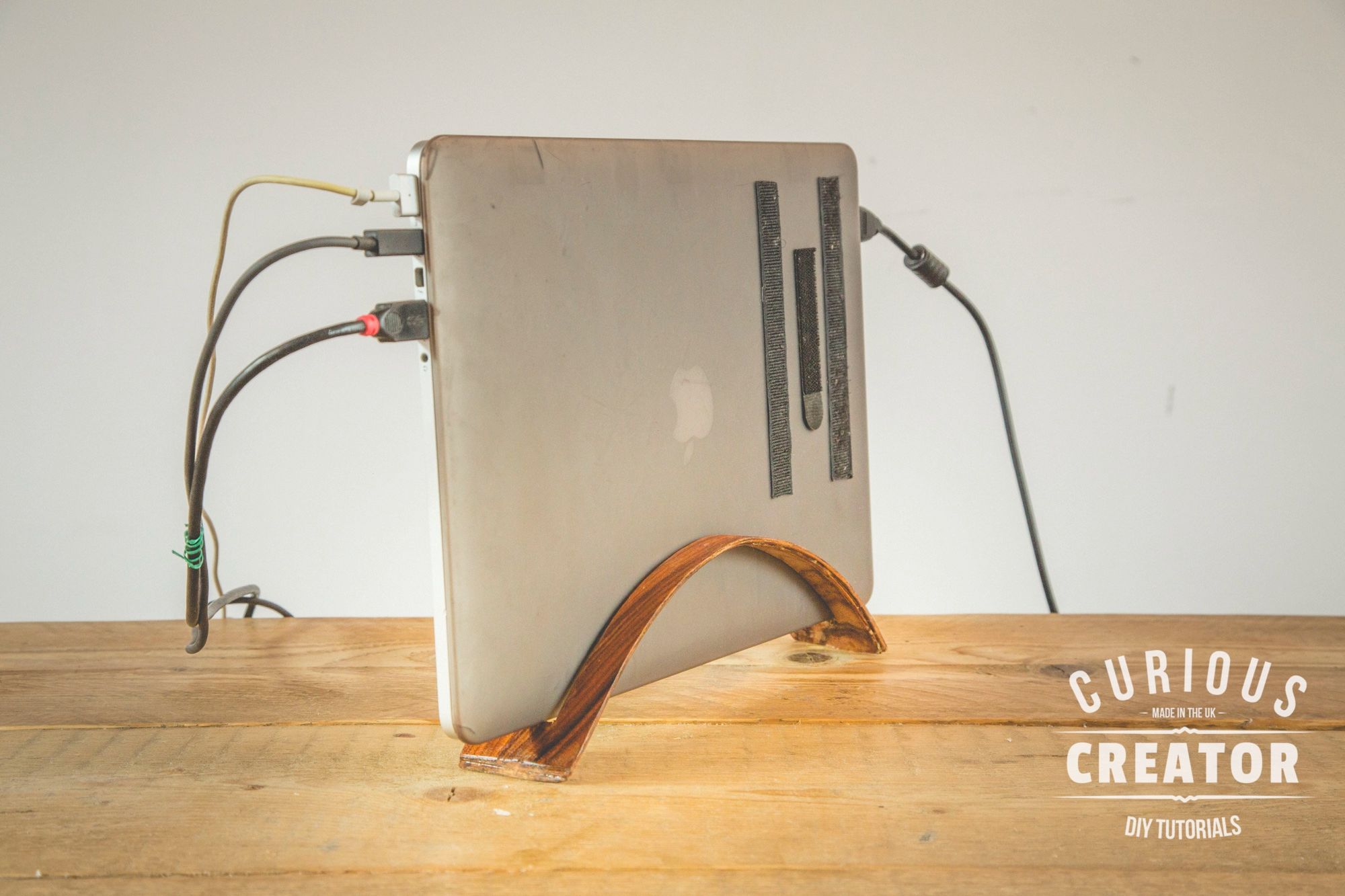 Curved Wood Laptop Stand : 4 Steps (with Pictures) - Instructables
