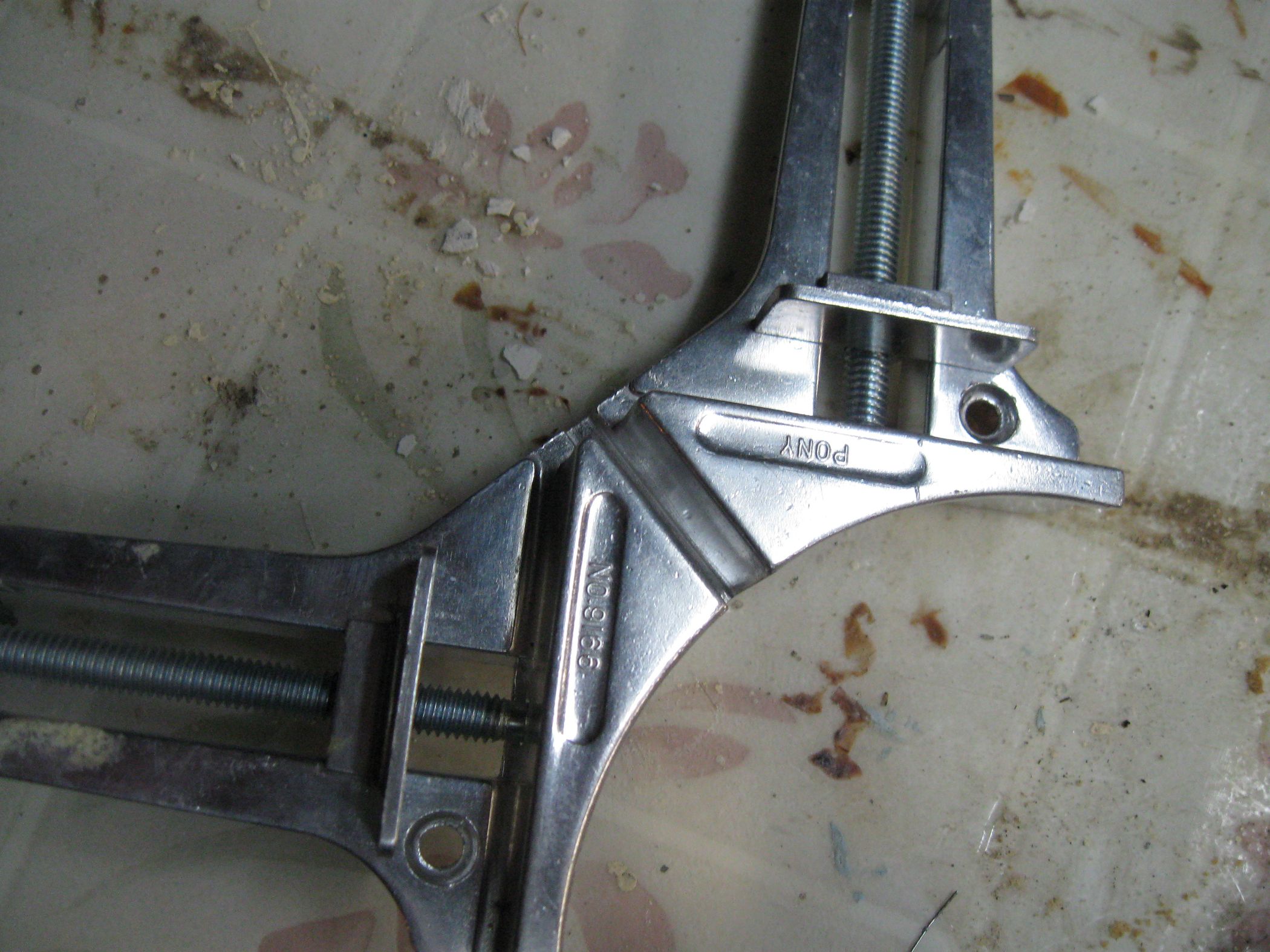 Use Corner Clamps to Get Right Angles : 4 Steps - Instructables