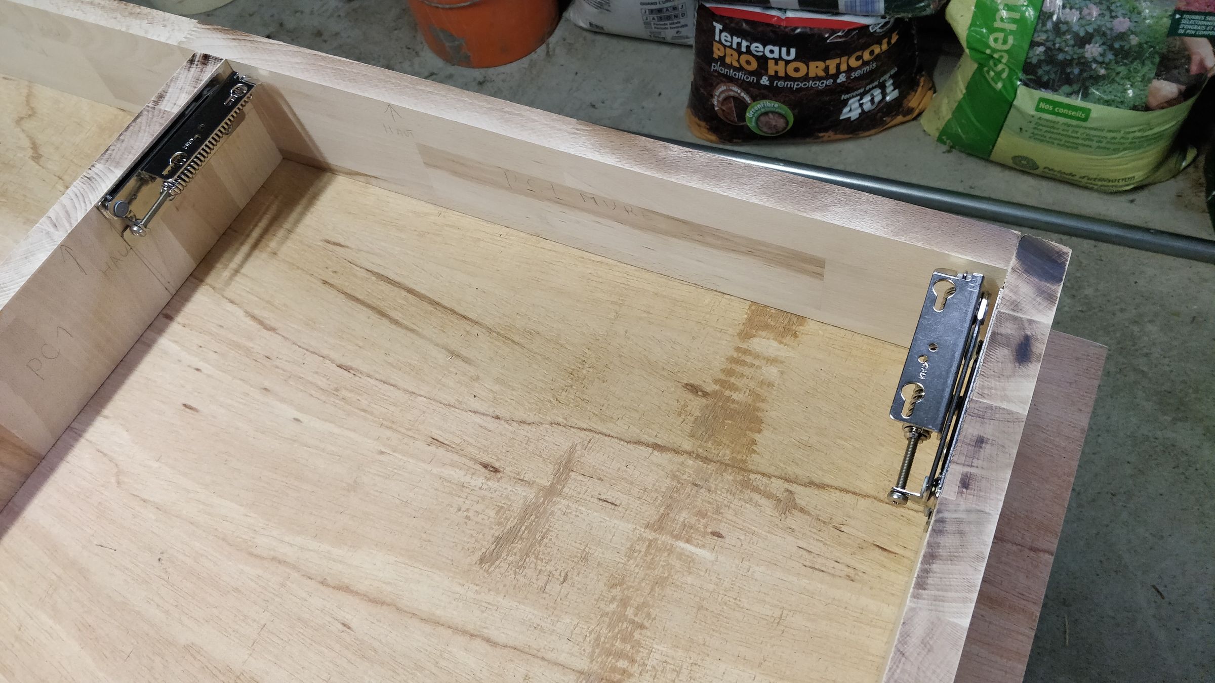 Desk With Built-in Computer and Laptop Height Stand : 10 Steps (with ...