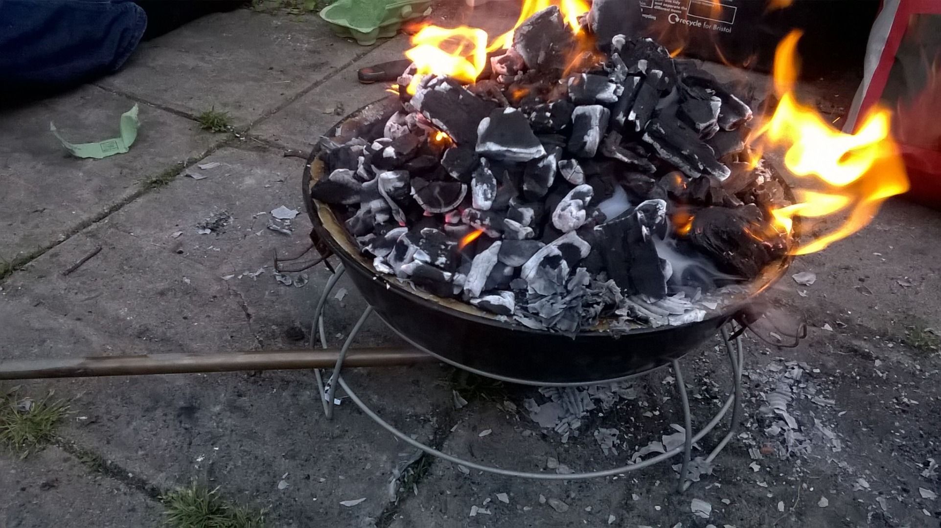 How to Make a Forge From a BBQ : 6 Steps (with Pictures) - Instructables