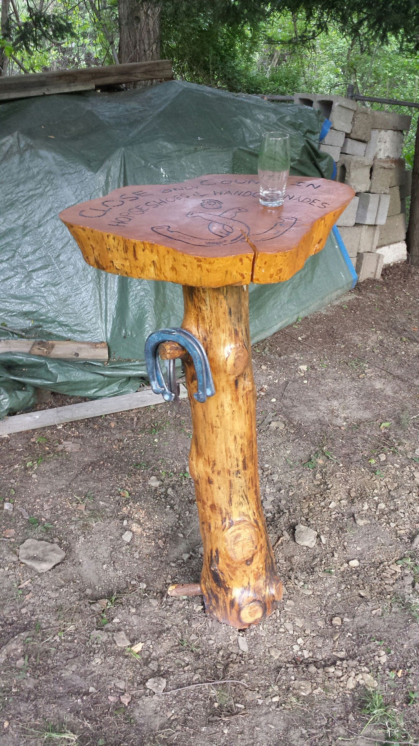 Horseshoe Bar Table : 7 Steps (with Pictures) - Instructables