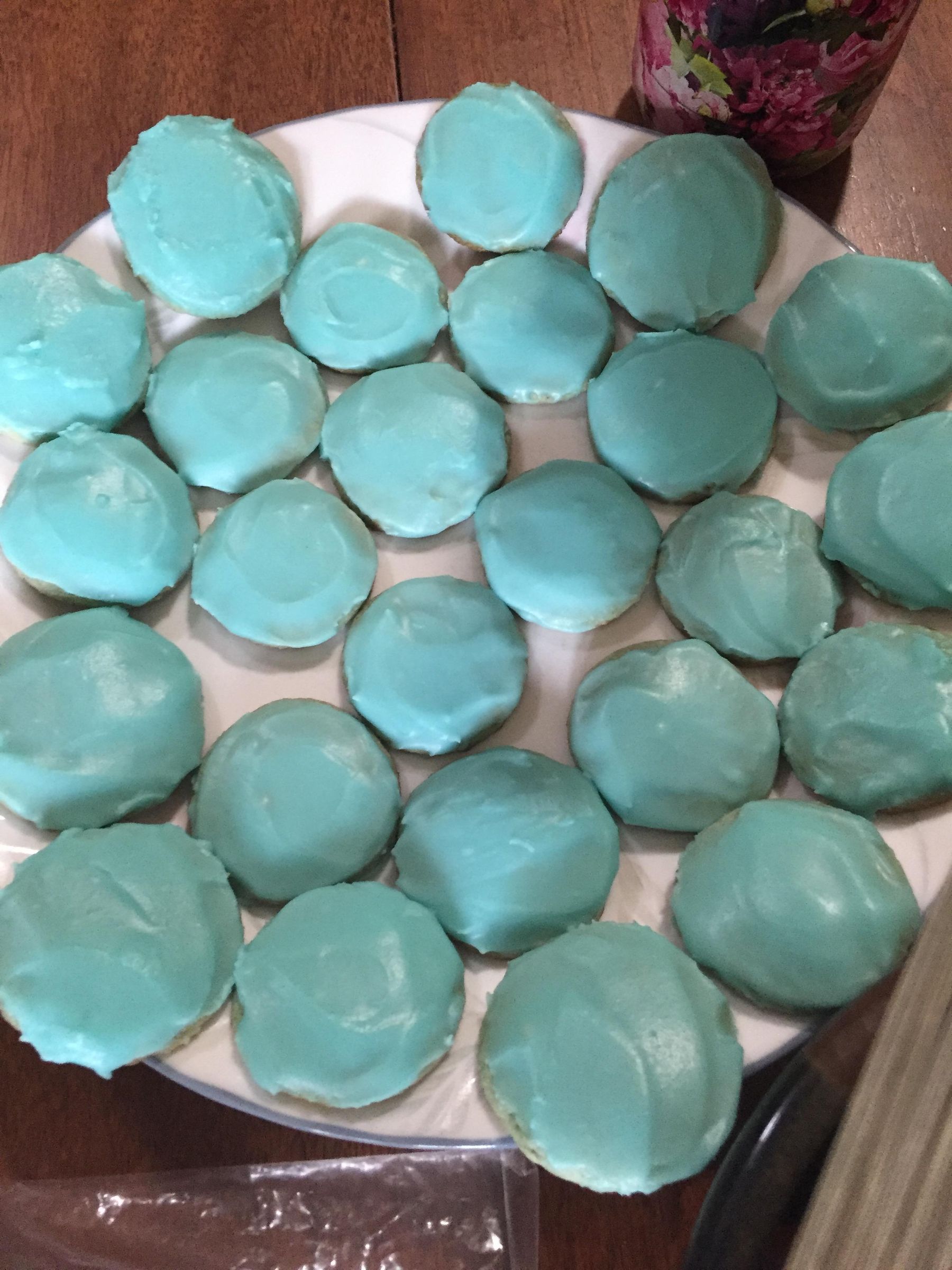 Easy Grogu's Blue Cookies (Not Macarons!) : 4 Steps - Instructables