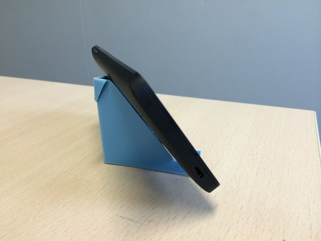 Cell Phone Desktop Movie Stand : 4 Steps - Instructables