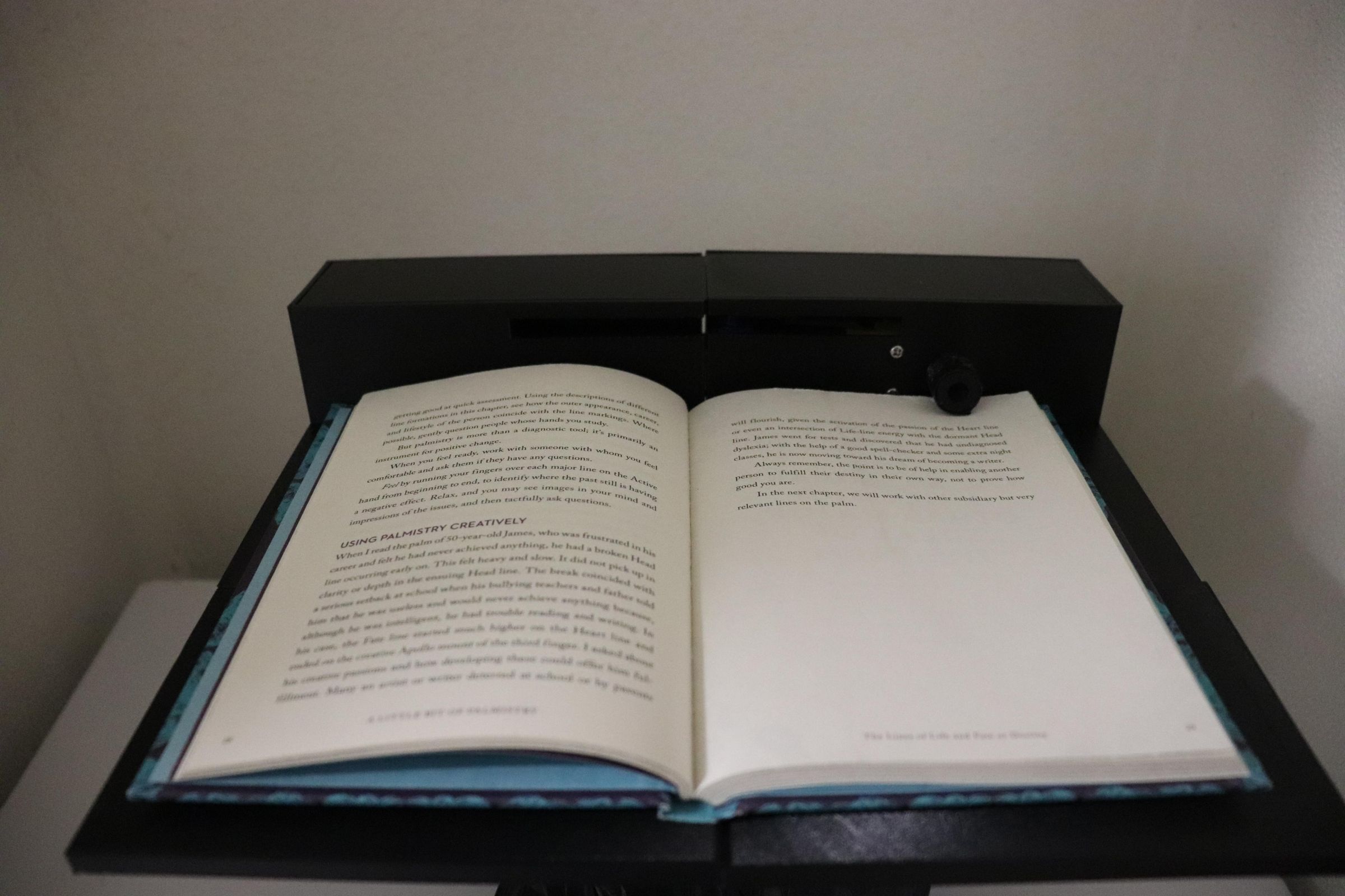 Possessed Halloween Book Stand! : 9 Steps (with Pictures) - Instructables
