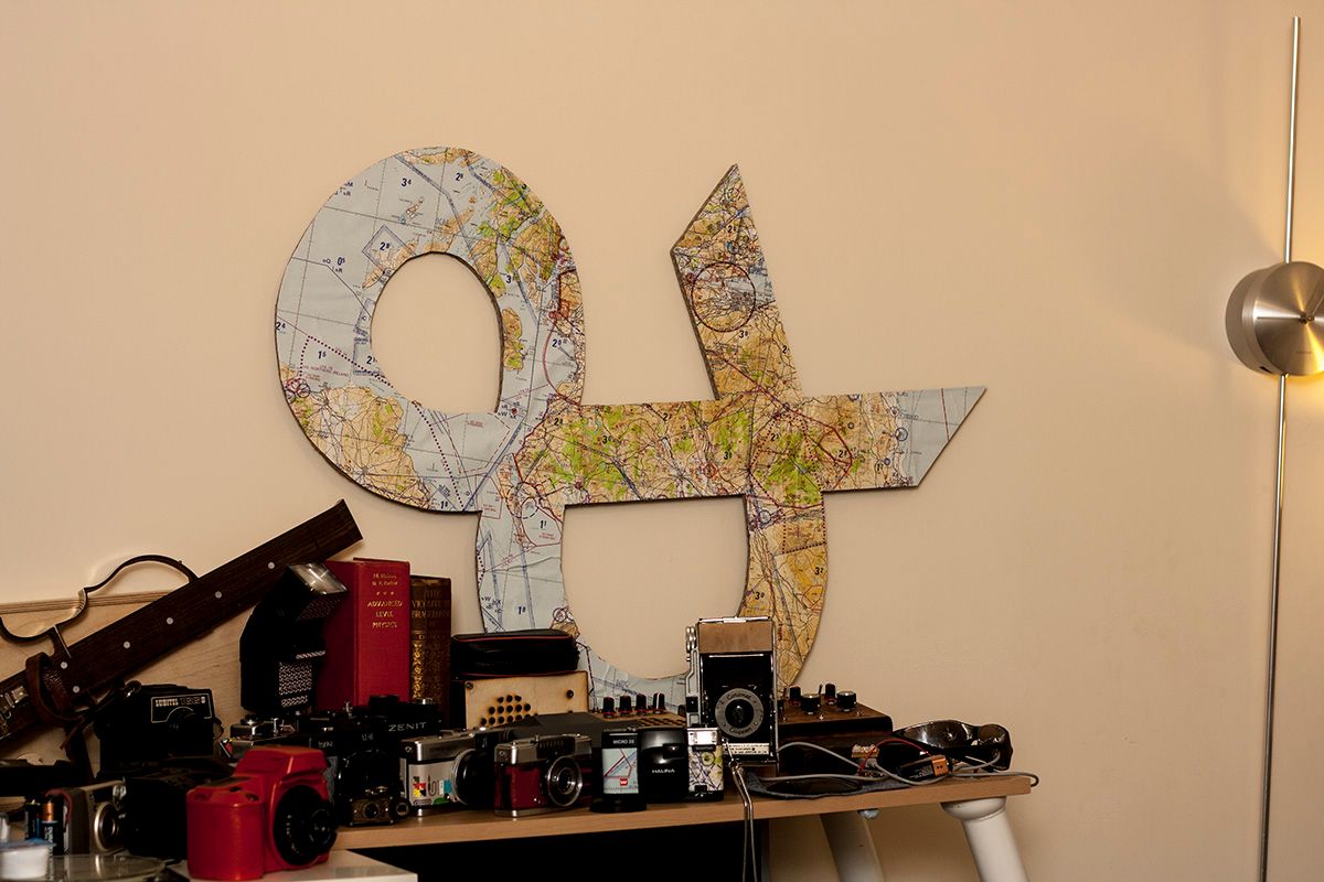 Giant Map Ampersand : 4 Steps (with Pictures) - Instructables