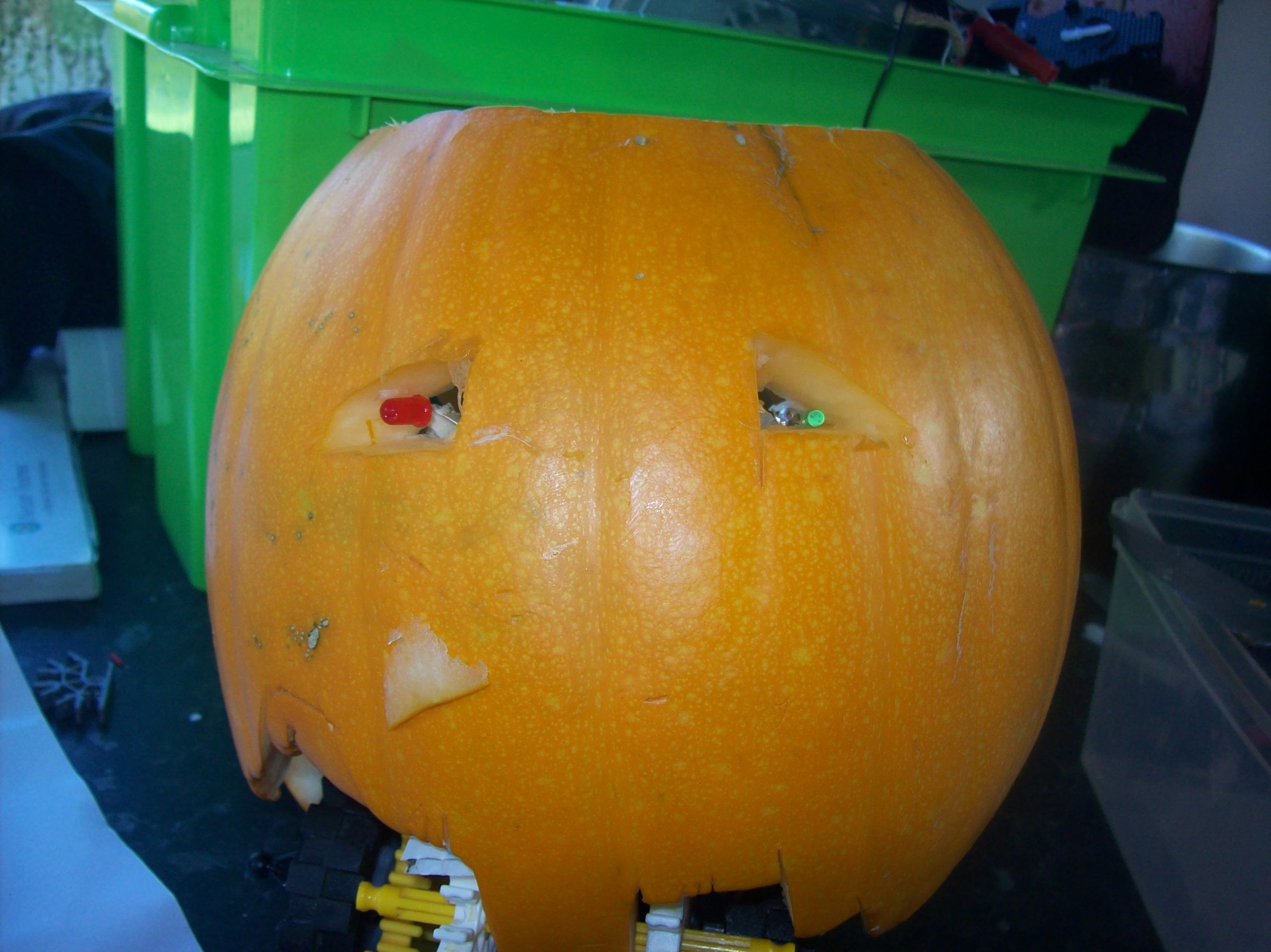 Robo-Pumpkin! : 23 Steps (with Pictures) - Instructables