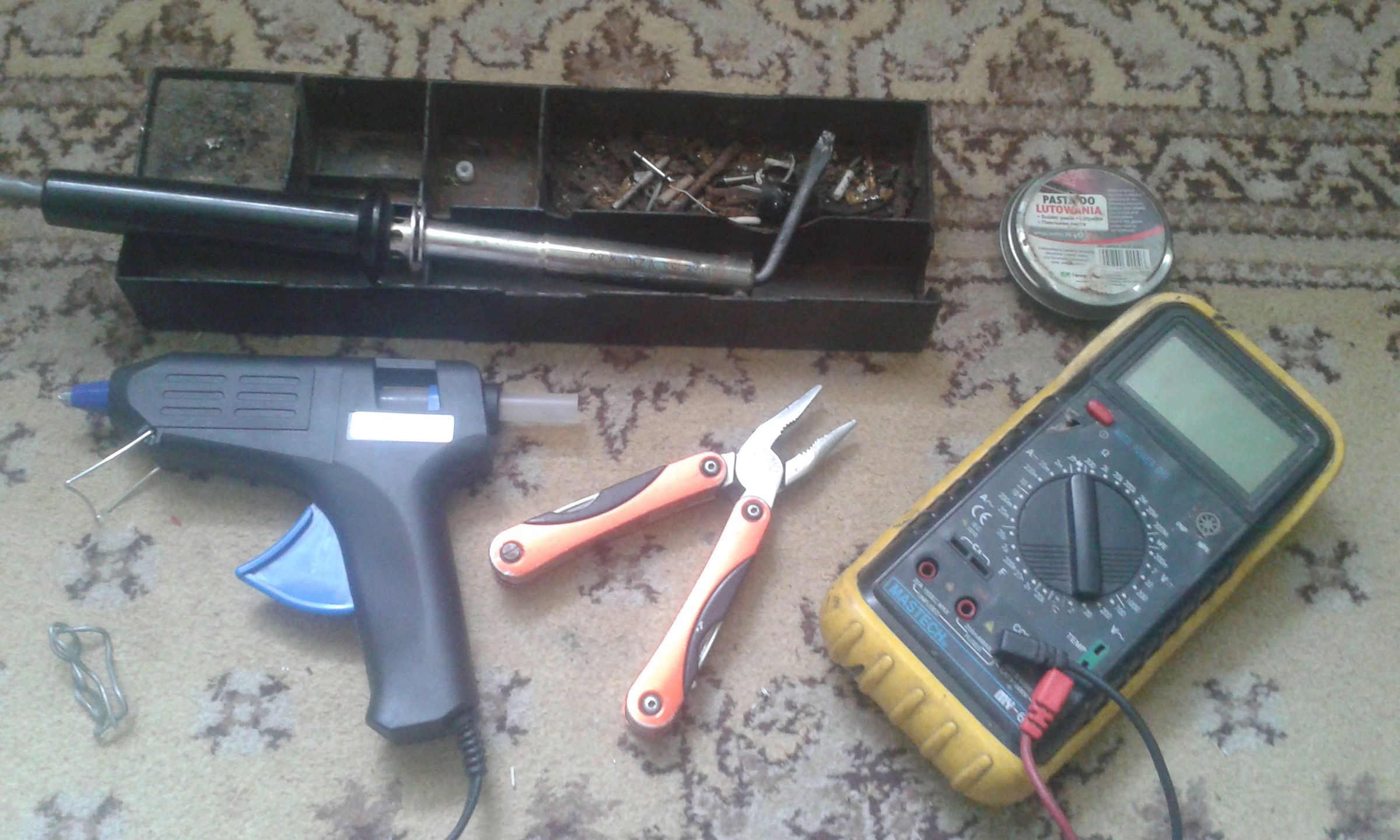 DIY LED Flashlight : 5 Steps - Instructables