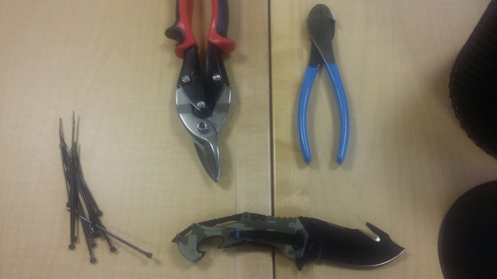 Milk Crate Live Trap : 9 Steps - Instructables