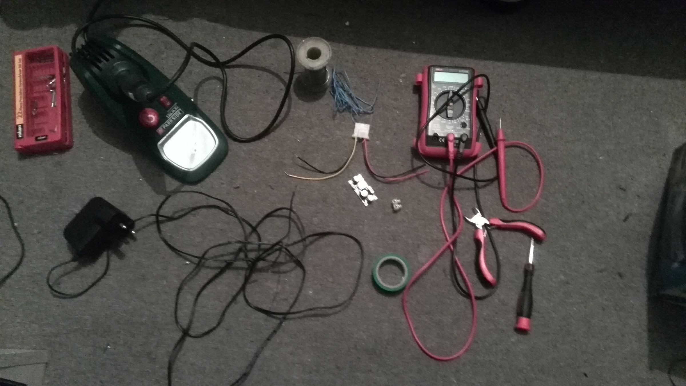 How to Make a Molex Power Supply : 6 Steps - Instructables