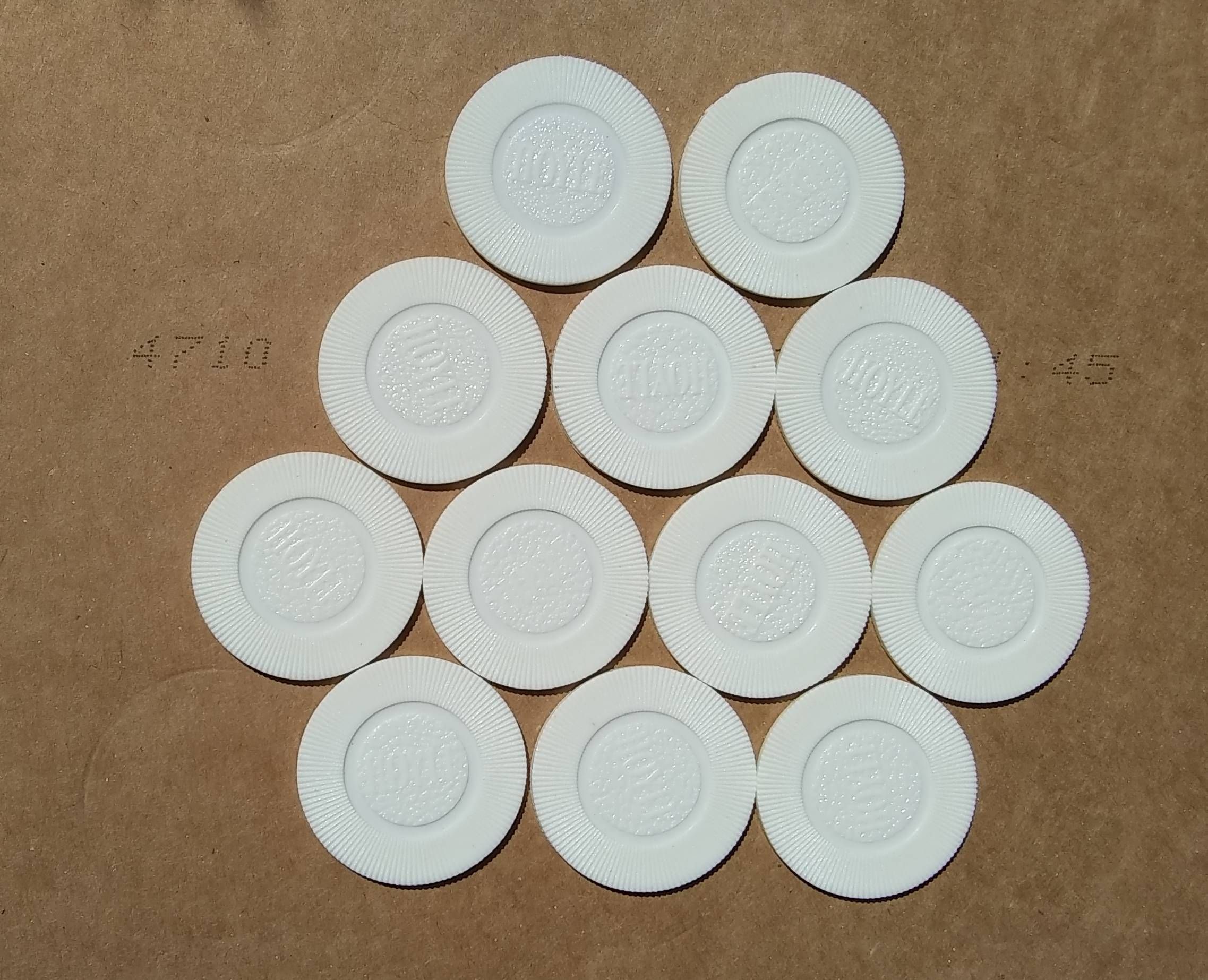 Checker Set - Up-Cycled From LP-Sleeve + Poker-Chips : 11 Steps ...