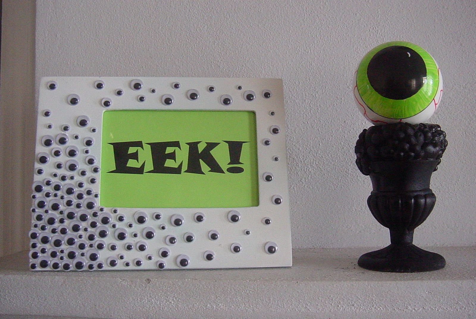 EEK! "I SEE YOU" Halloween Picture Frame : 5 Steps (with Pictures ...