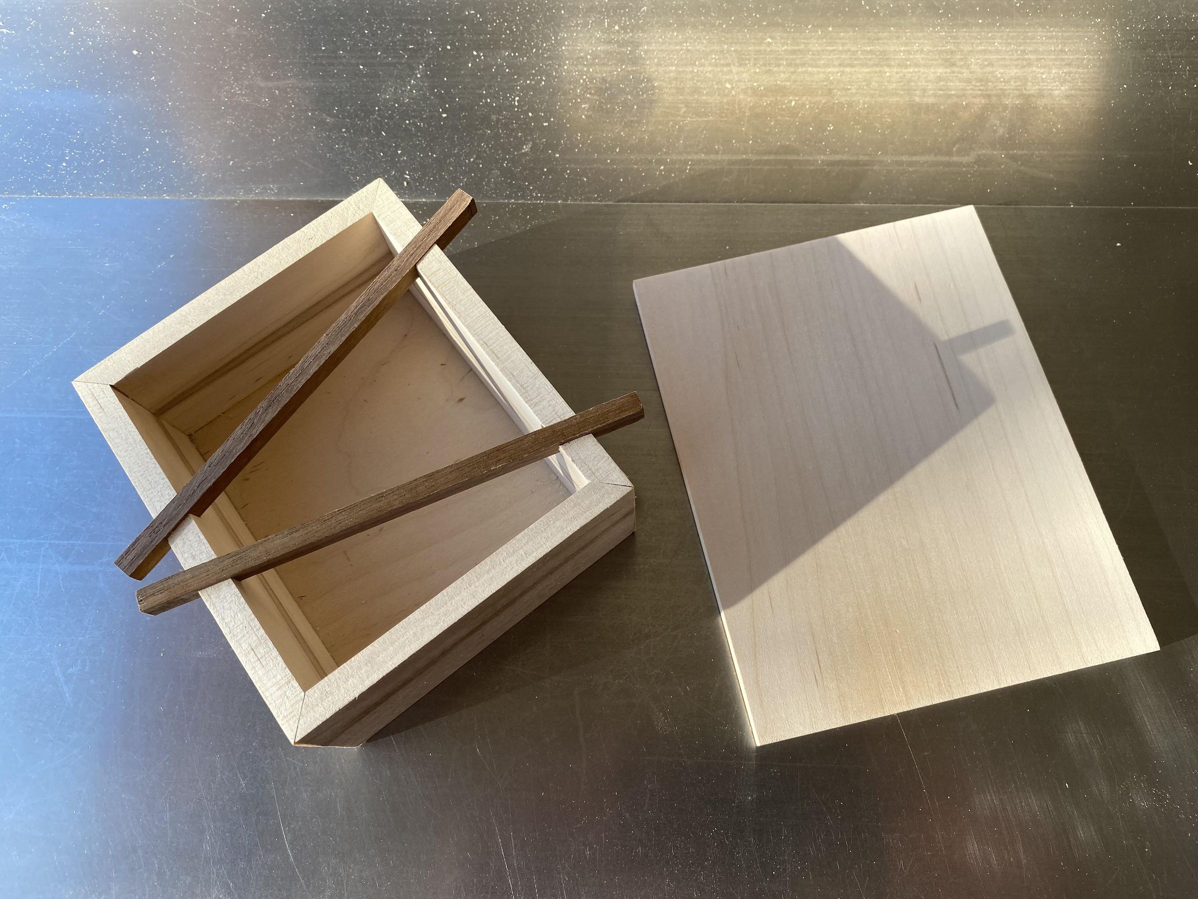 A Novel Way to Set a Box Lid : 7 Steps (with Pictures) - Instructables