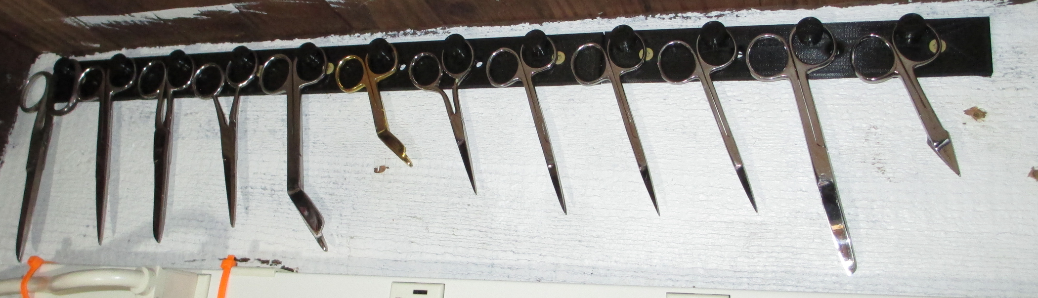 3D Printable Scissor Hanging Rack - Instructables