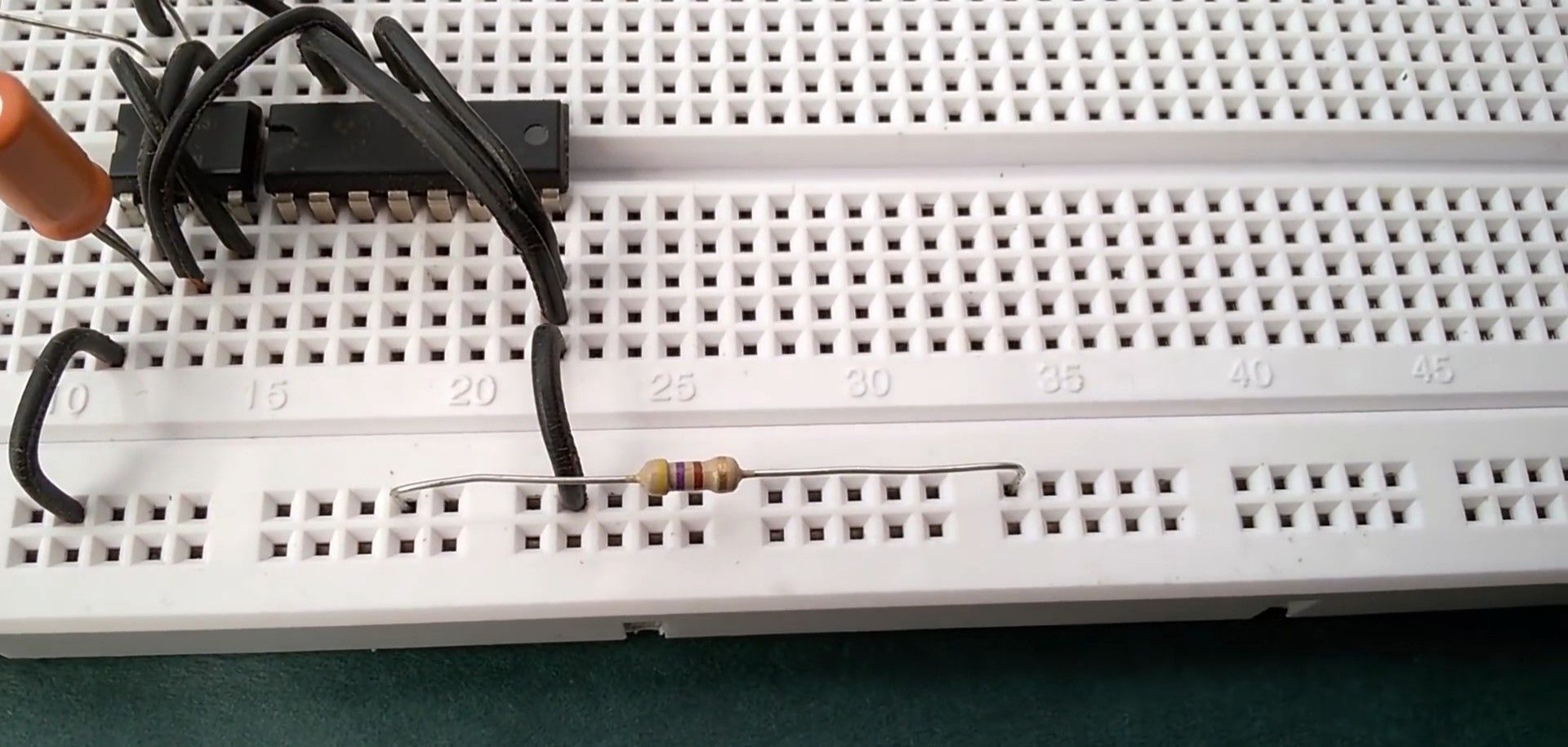 LED Chaser Electronic Circuit Using 555 Timer IC : 20 Steps - Instructables