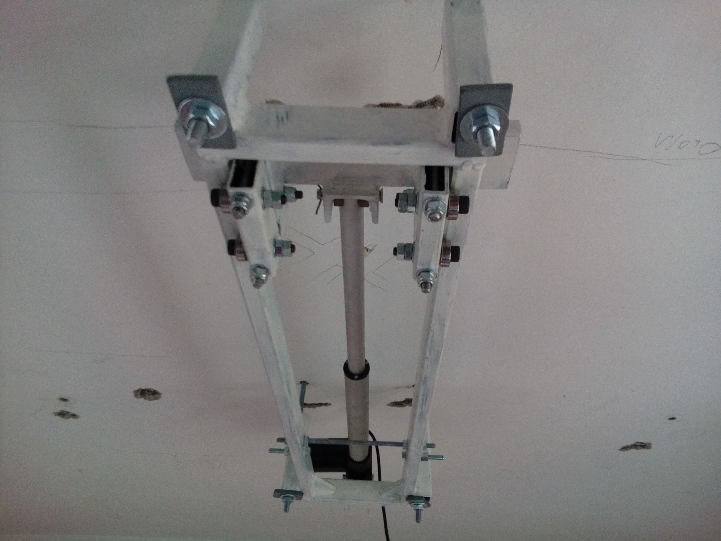 TV LCD 48" Motorized Lift Down Ceiling System : 13 Steps (with Pictures ...