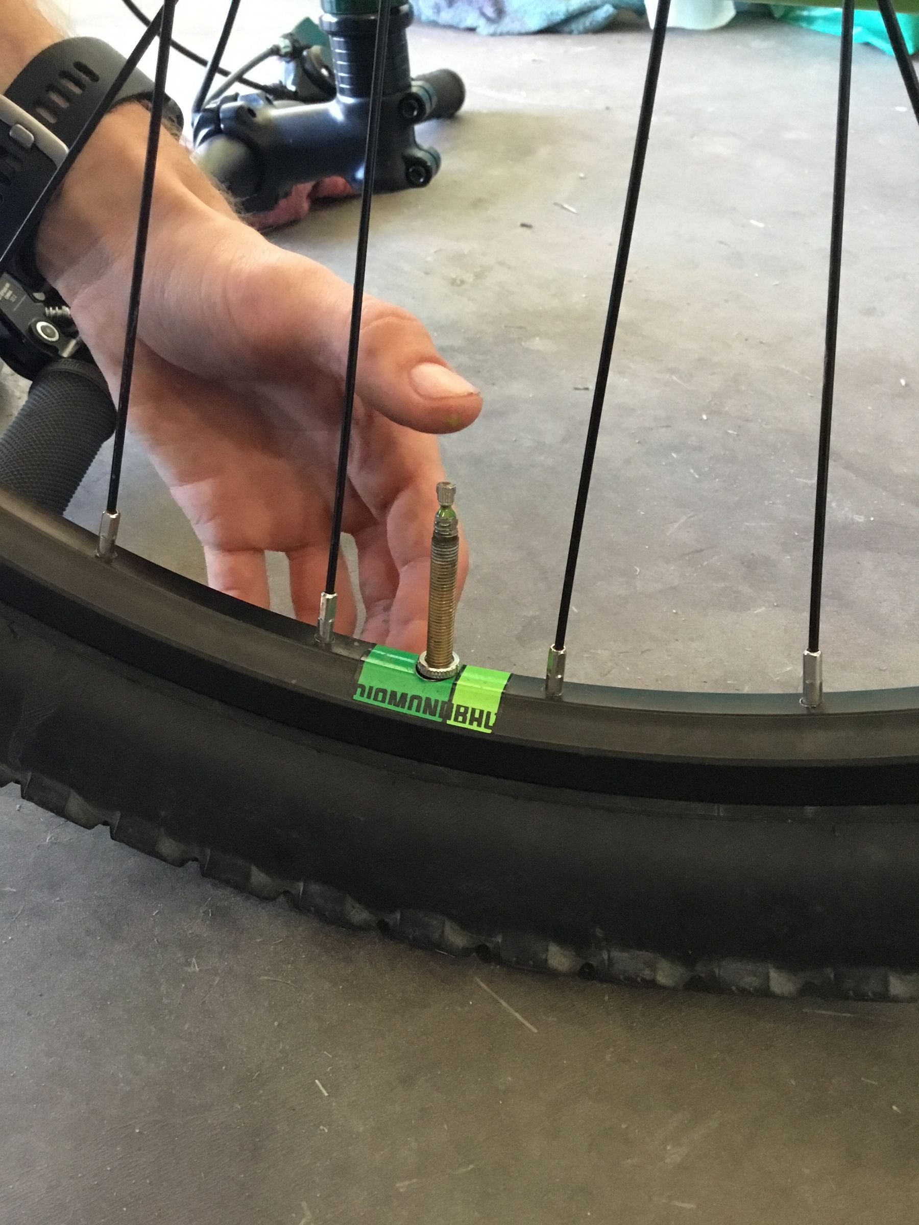 How to Change an Inner Tube With Presta Valve : 12 Steps - Instructables