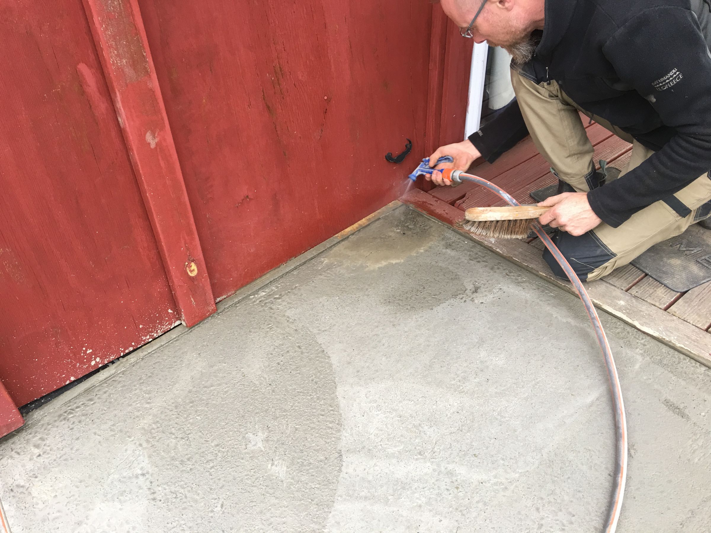 Making an Exposed Aggregate Concrete Path : 8 Steps (with Pictures ...